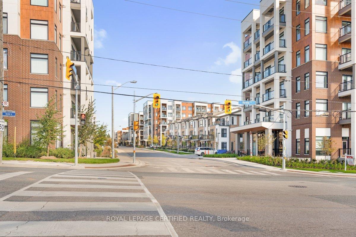 313 - 165 Canon Jackson Drive, Toronto, ON M6M 0C4