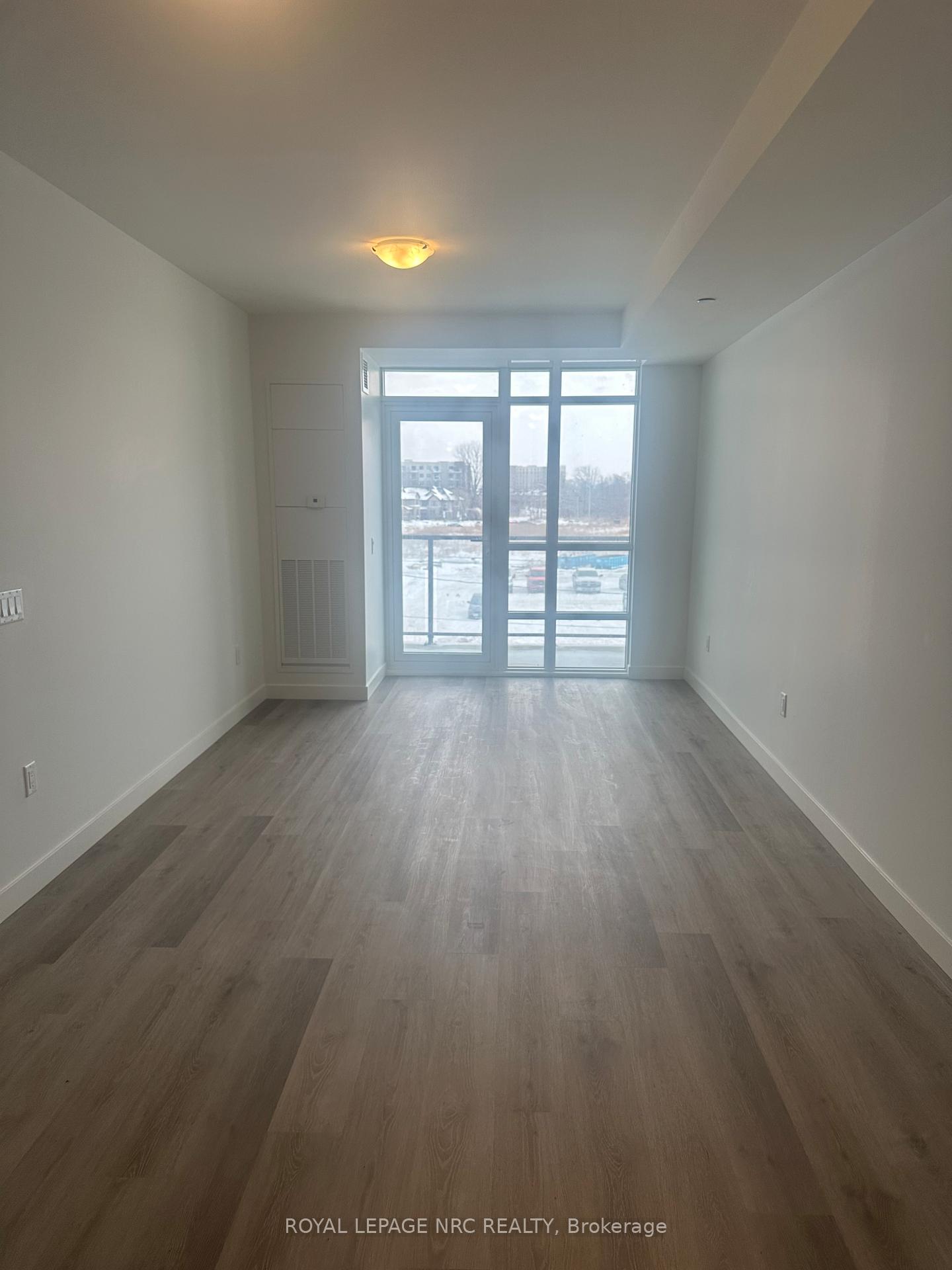 313 - 461 Green Road, Hamilton, ON L8E 5B4