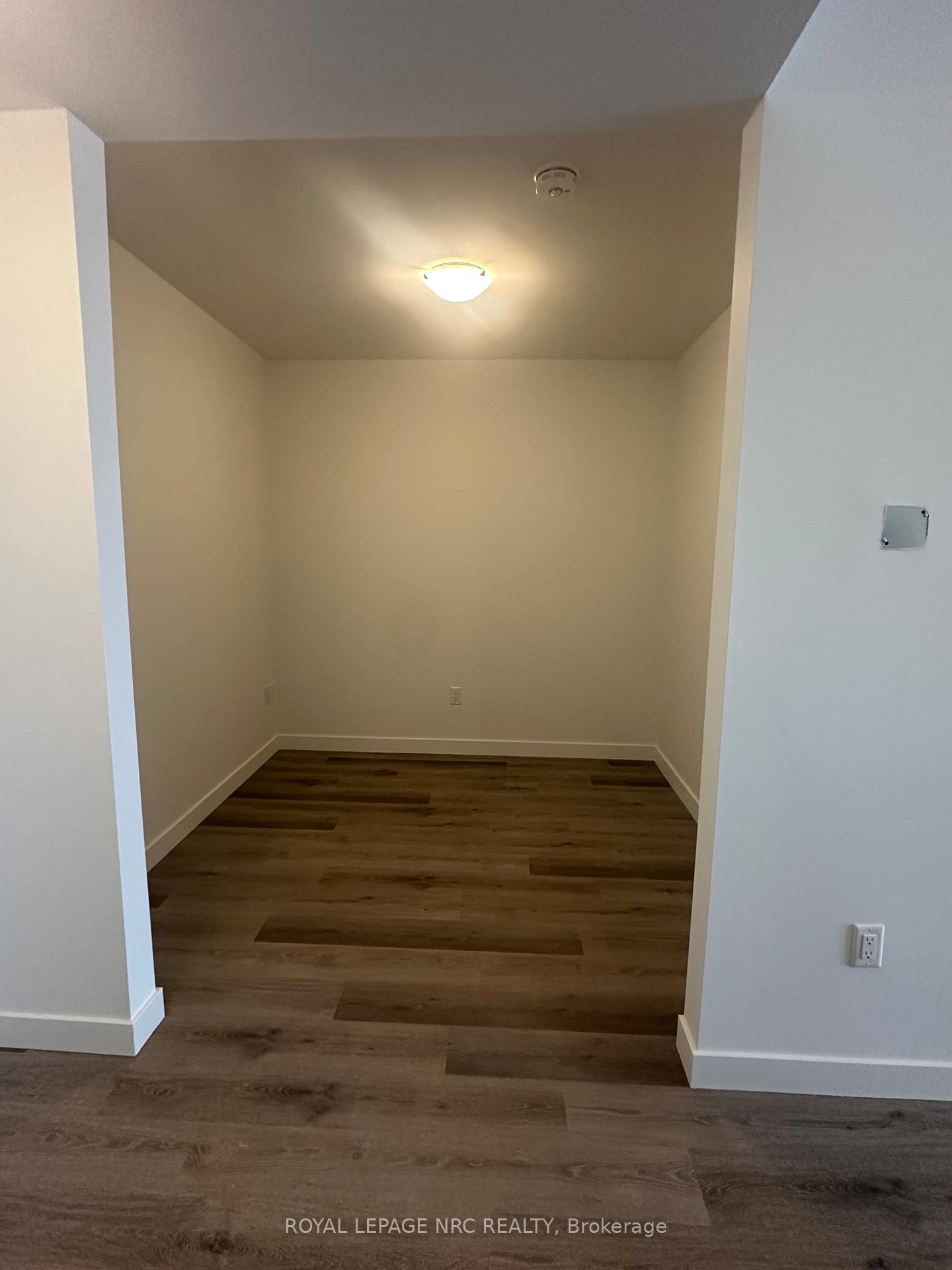 313 - 461 Green Road, Hamilton, ON L8E 5B4