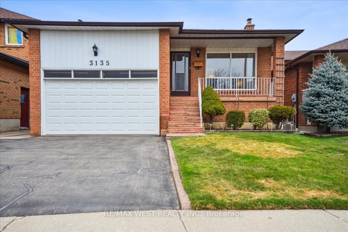 3135 Fairfox Crescent, Mississauga, ON L4X 2V4
