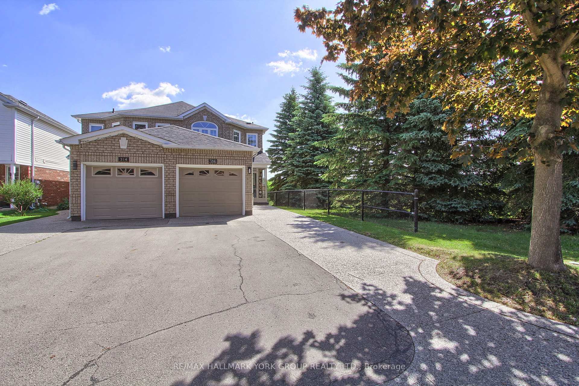 316 Pinnacle Trail, Aurora, ON L4G 7G2