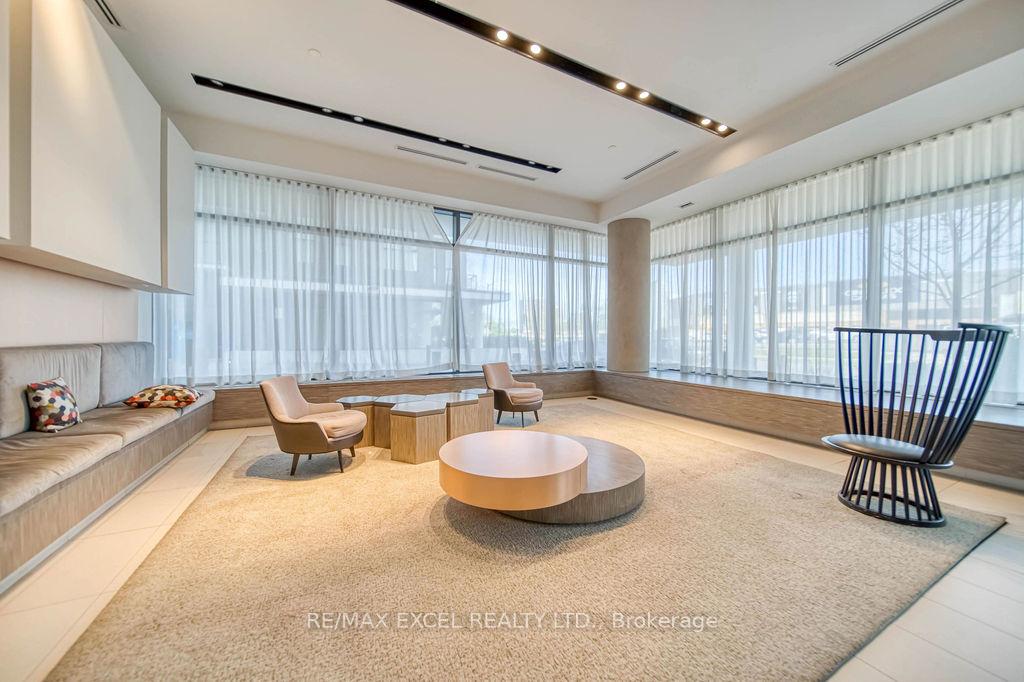 318 - 128 Fairview Mall Drive, Toronto, ON M2J 0E8