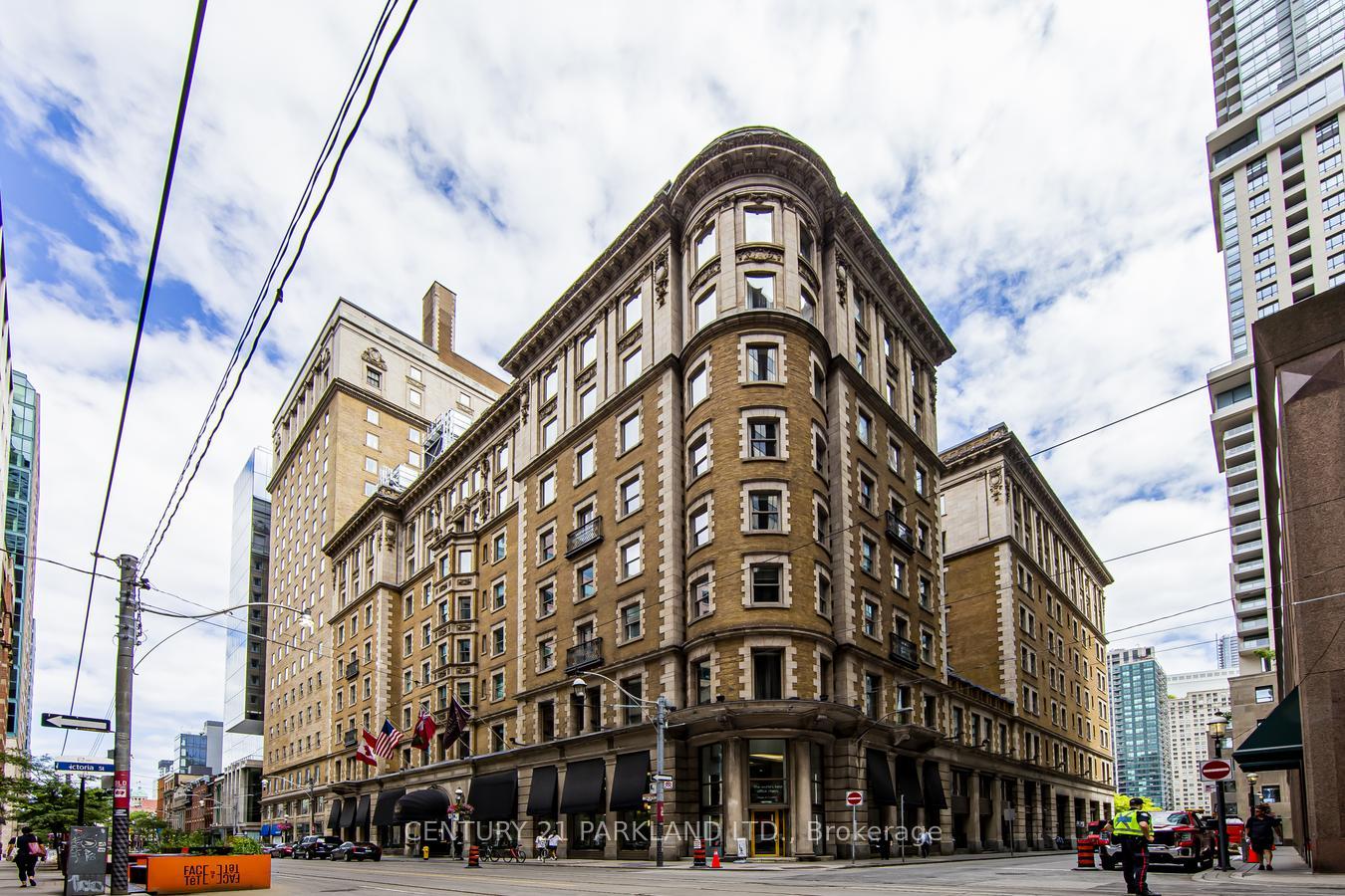 318 - 22 Leader Lane, Toronto, ON M5C 1E9