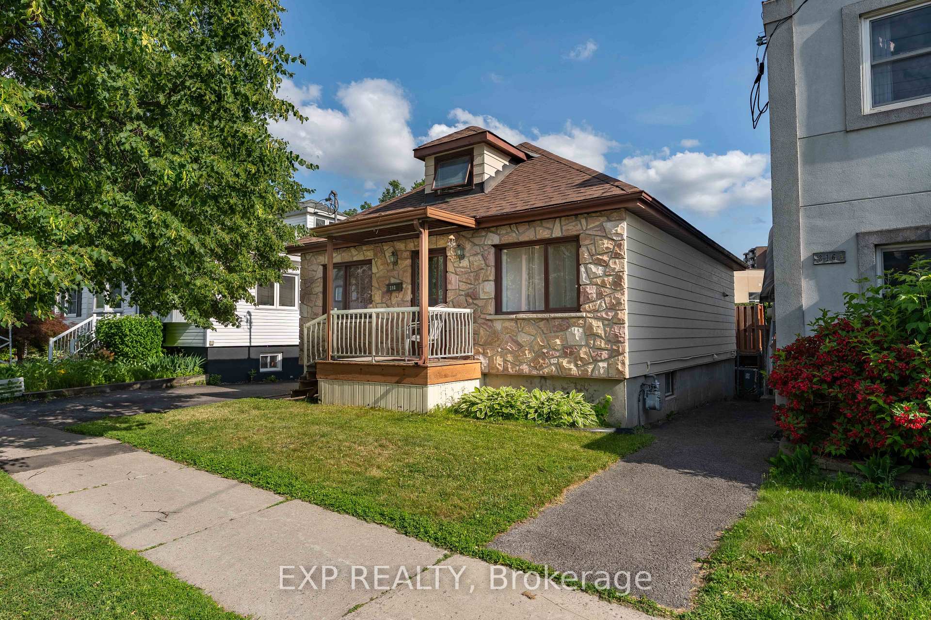 318 Montfort Street, Vanier and Kingsview Park, ON K1L 5N4