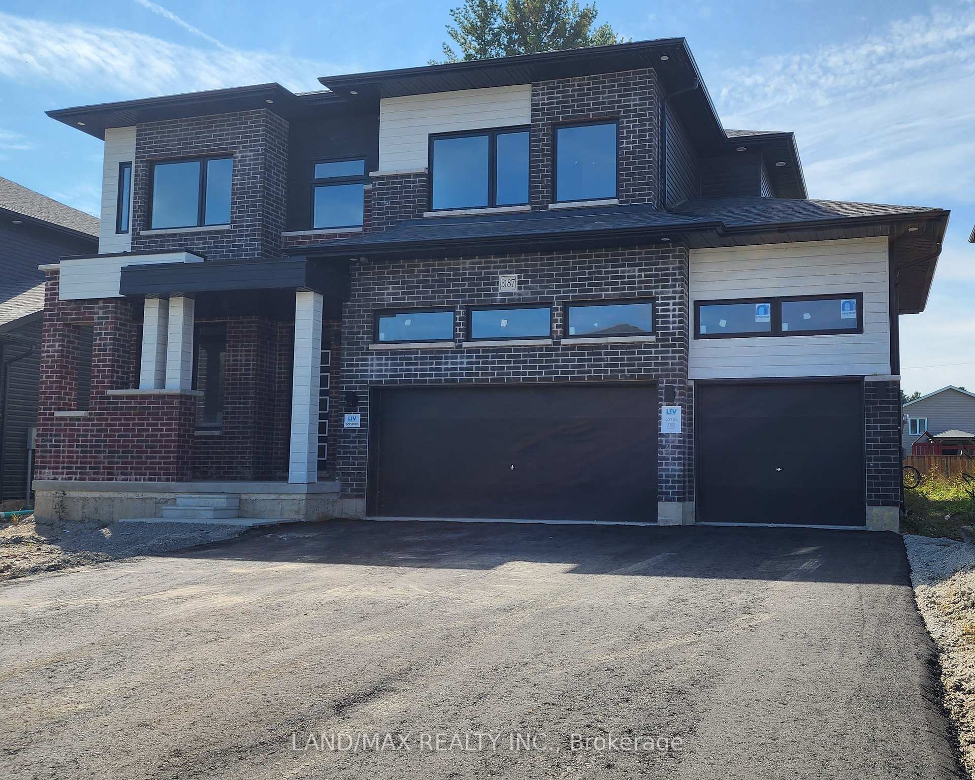 3187 Searidge Street, Severn, ON L3V 8R1
