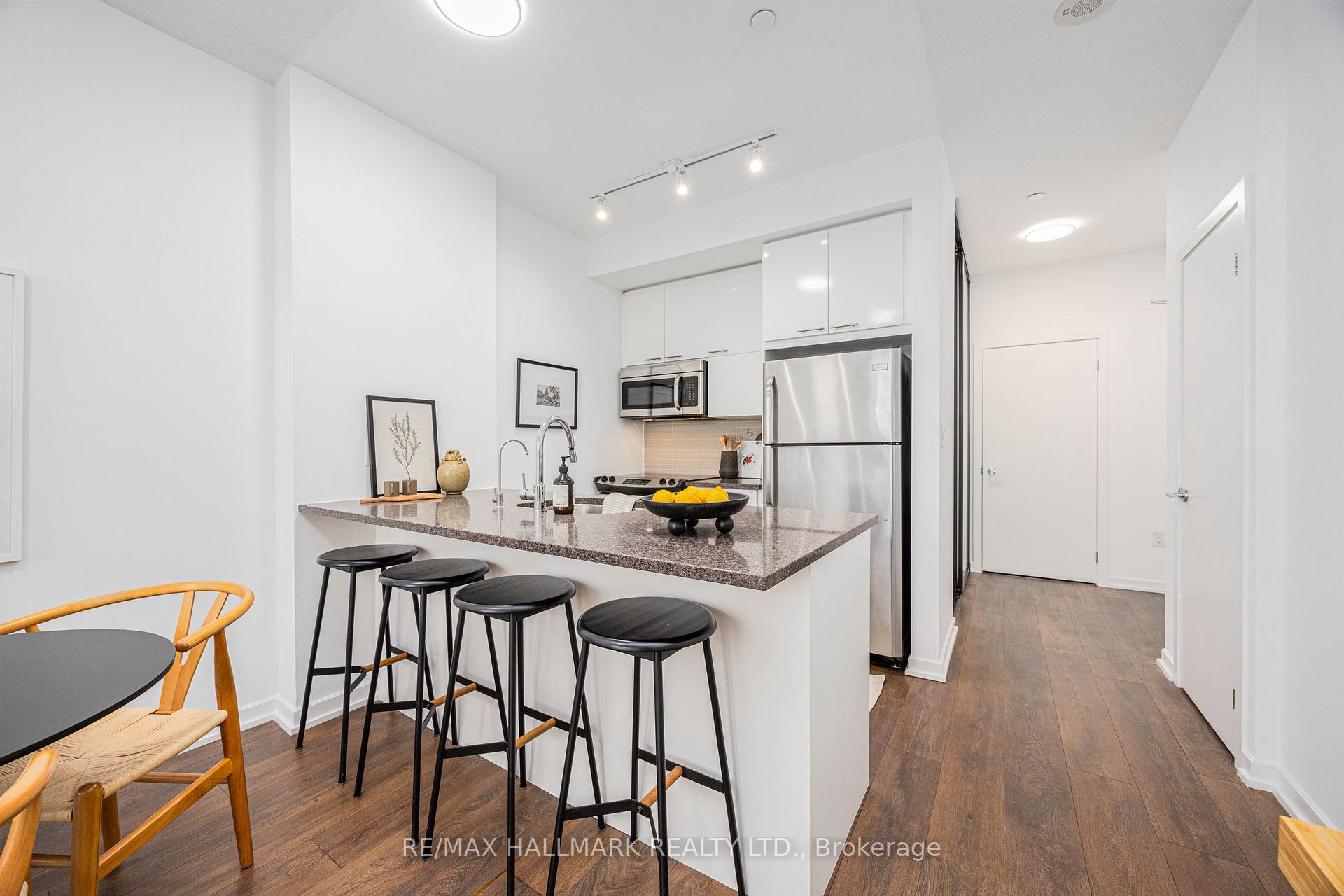 319 - 66 Forest Manor Road, Toronto, ON M2J 0B7