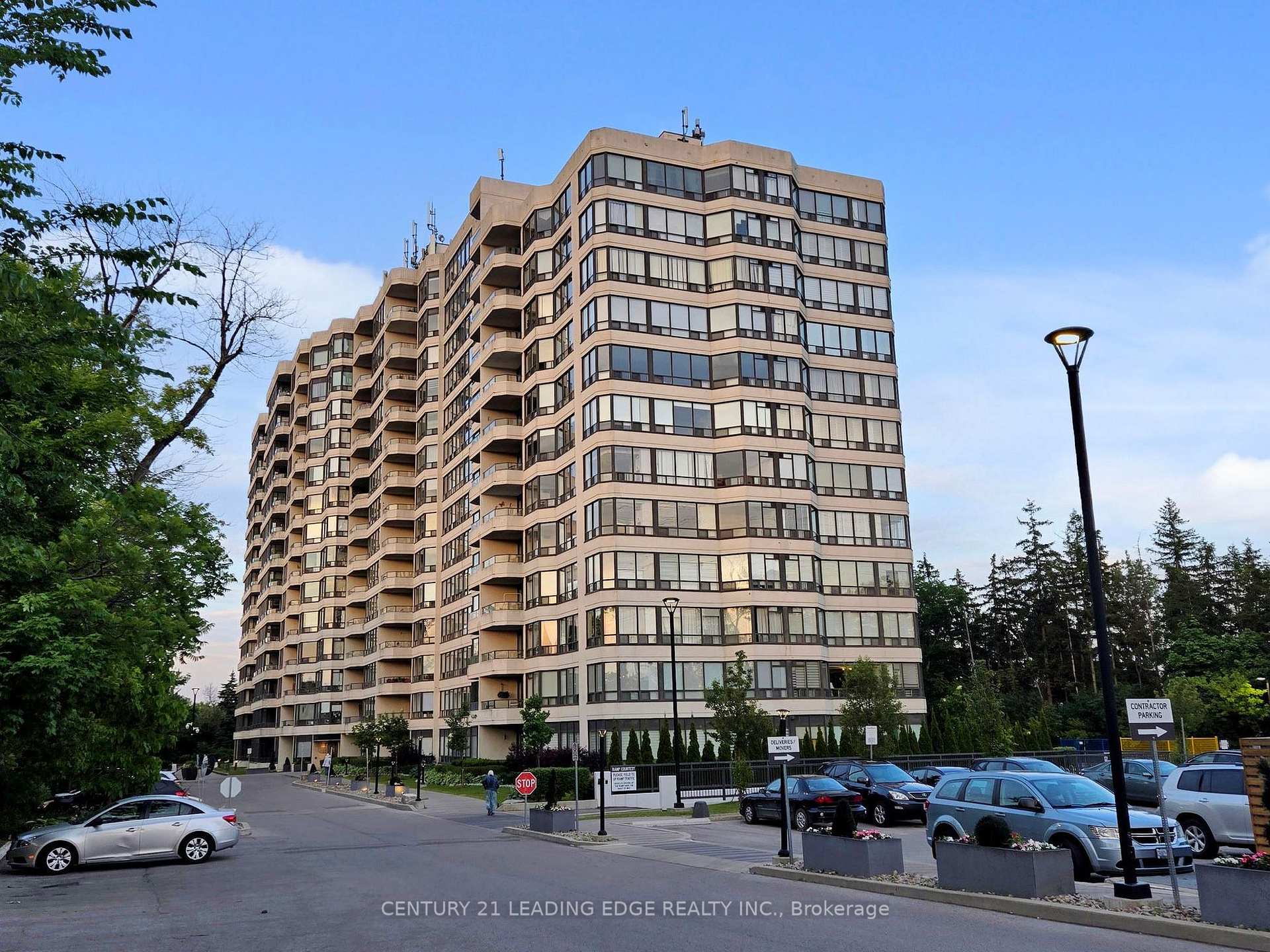 319 - 8501 Bayview Avenue, Richmond Hill - For Sale at $699,800 - GTA-Homes