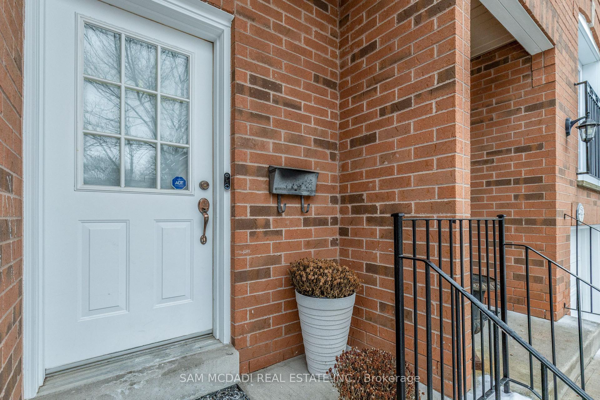 32 - 1591 South Parade Court, Mississauga, ON L5M 6G1