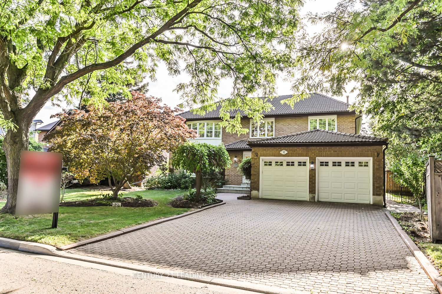 32 Addington Square, Markham, ON L3R 7N1