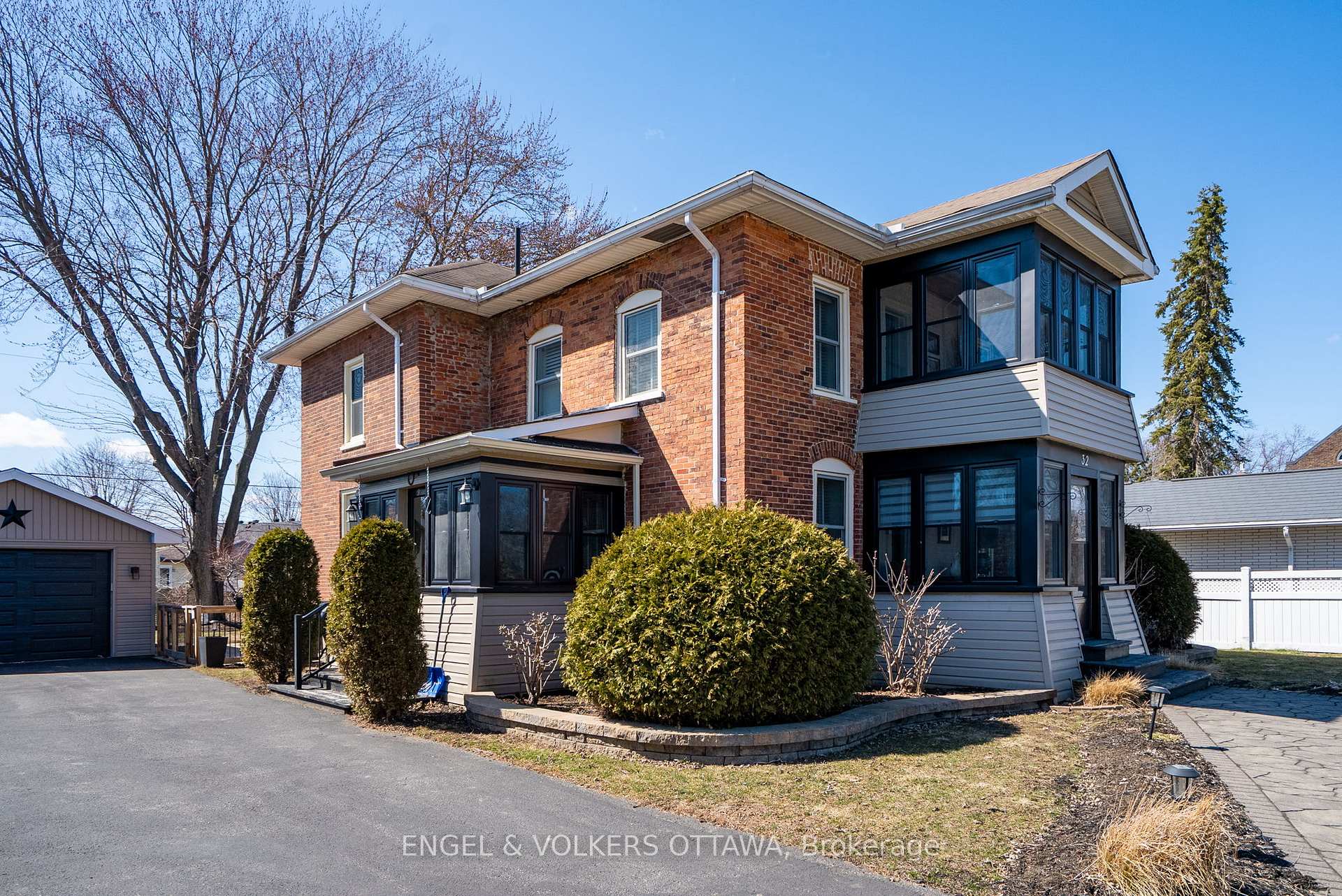 32 Bay Street, South Dundas, ON K0E 1K0