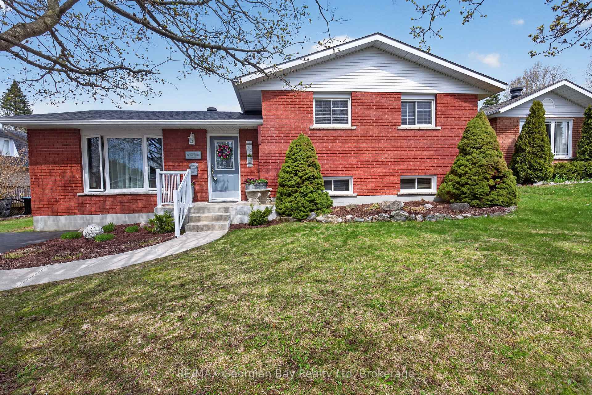 32 BONAVENTURE Place, Penetanguishene, ON L9M 1J3