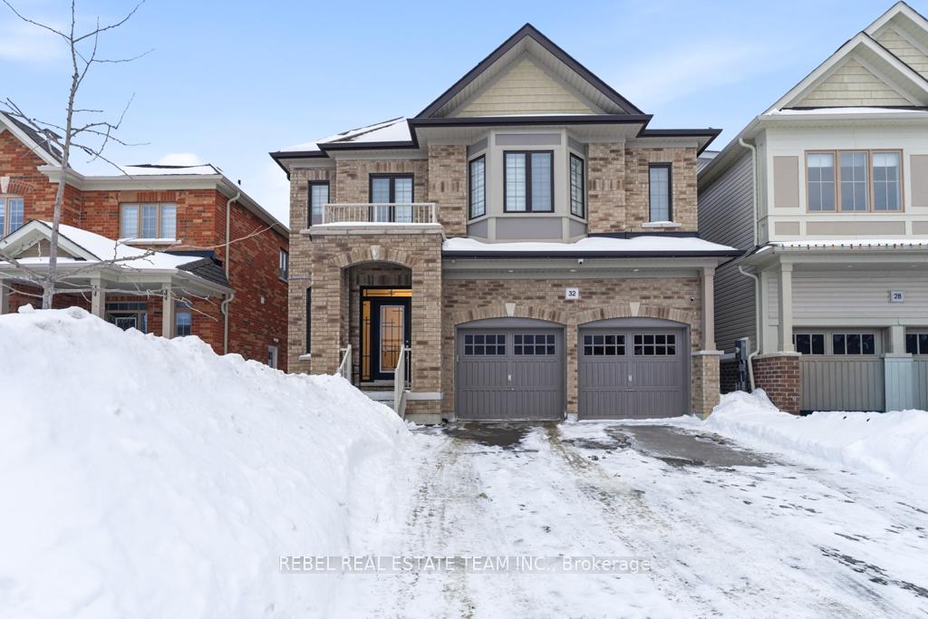 32 Crombie Street, Clarington, ON L1C 4A1