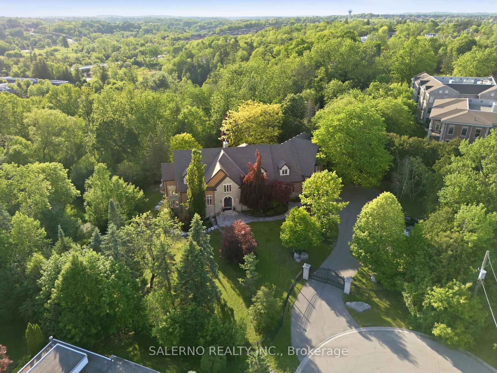 32 Daleview Court, Vaughan, ON L0J 1C0