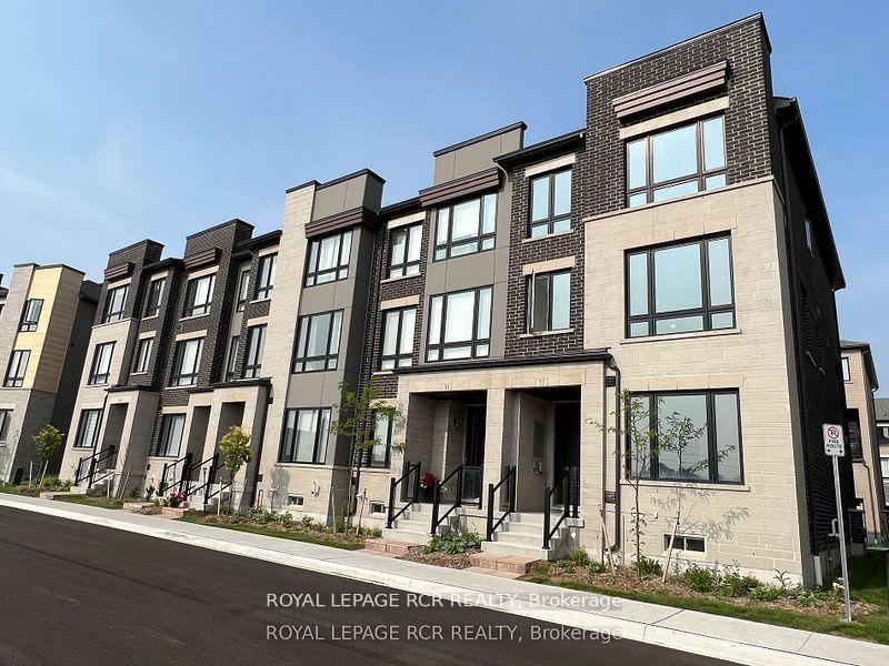 32 Dockside Way, Whitby, ON L1N 0J9