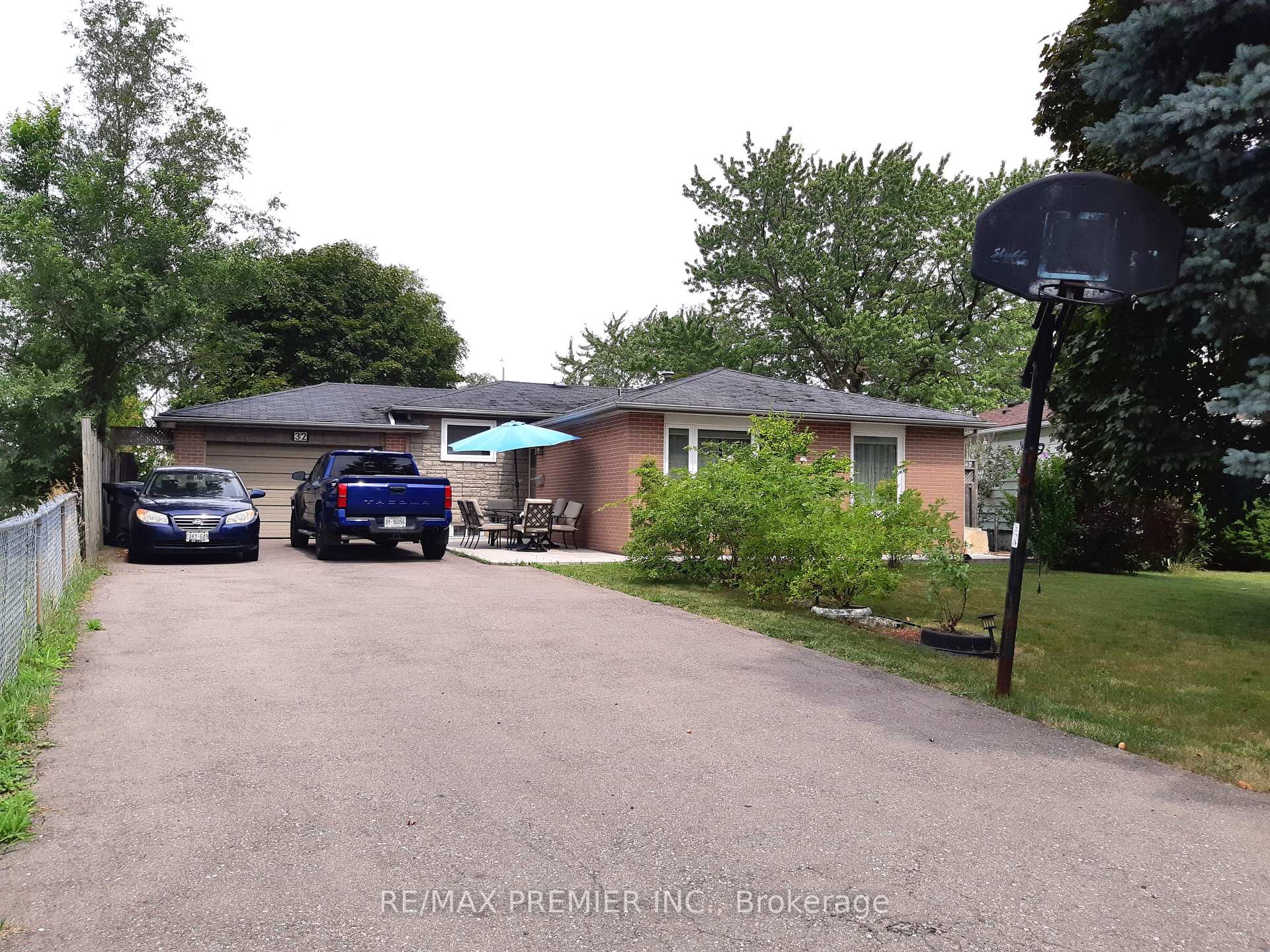 32 Dunblaine Crescent, Brampton, ON L6T 3H2
