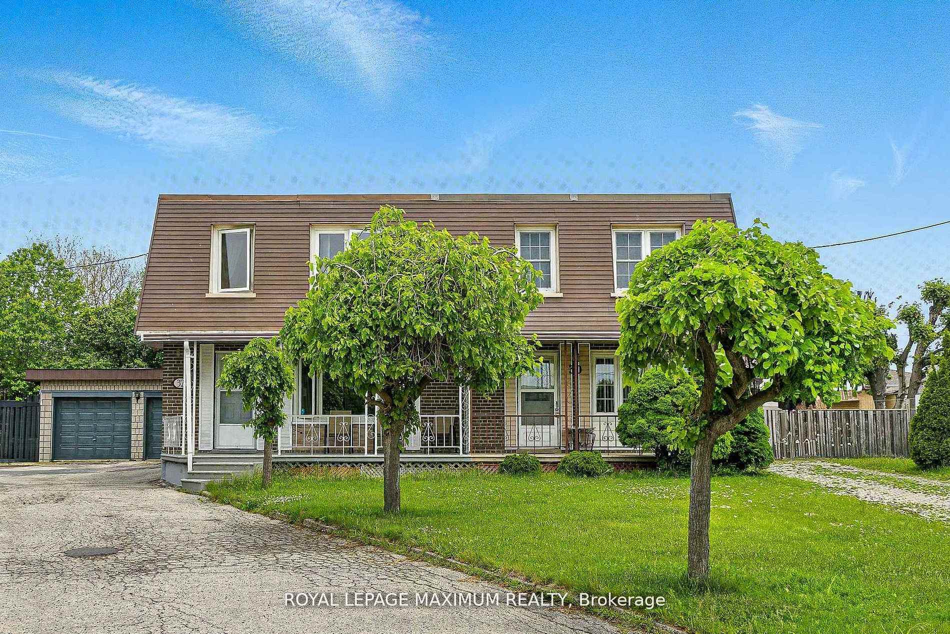 32 Fennimore Crescent, Toronto, ON M3N 1G8