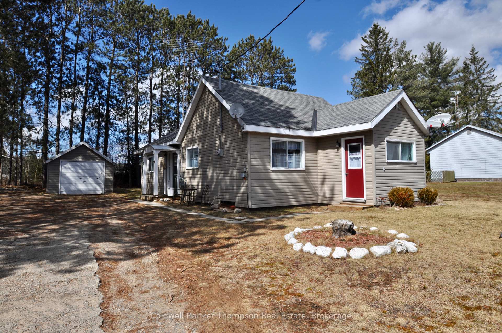 32 Forest Lake Road, Strong, ON P0A 1Z0