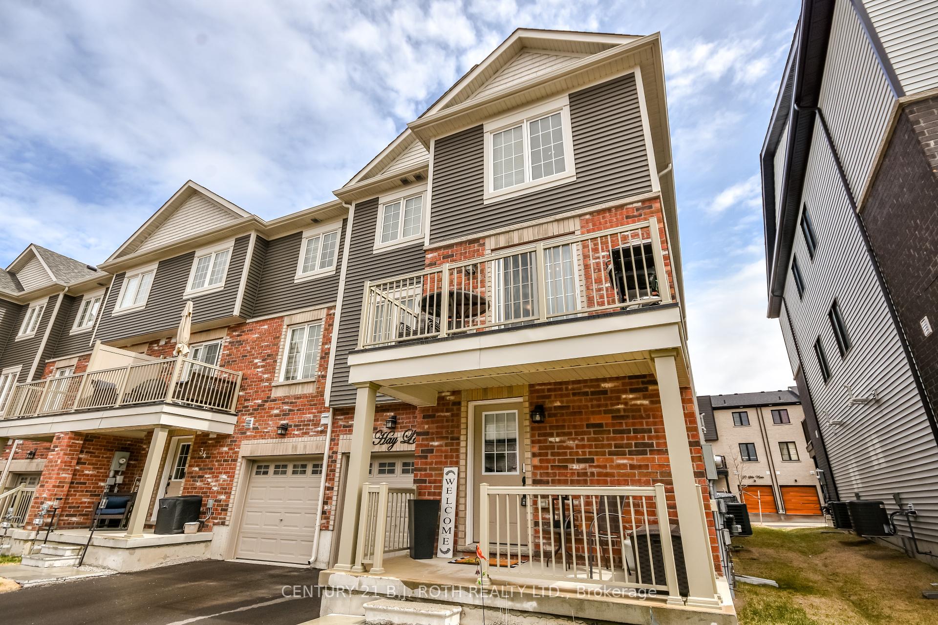 32 Hay Lane, Barrie, ON L9J 0C2