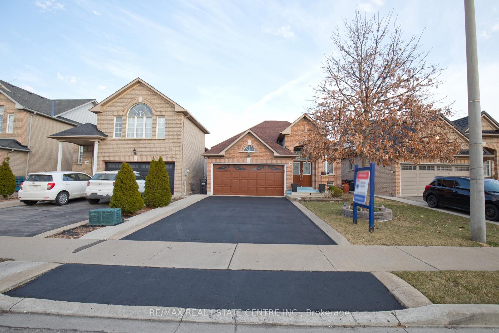 32 Pappain Crescent, Brampton, ON L7A 3J8