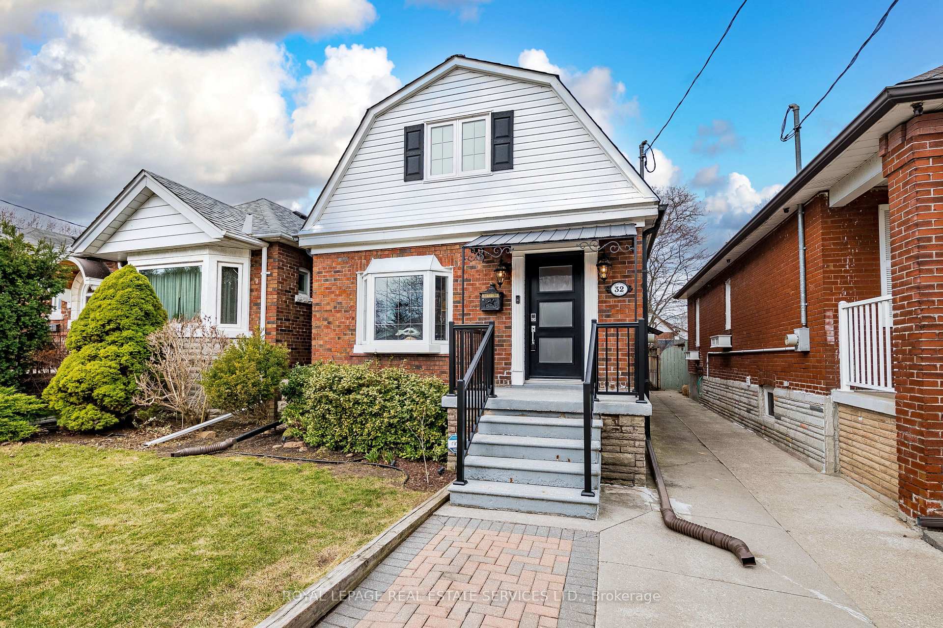 32 Seventh Street, Toronto, ON M8V 3B2