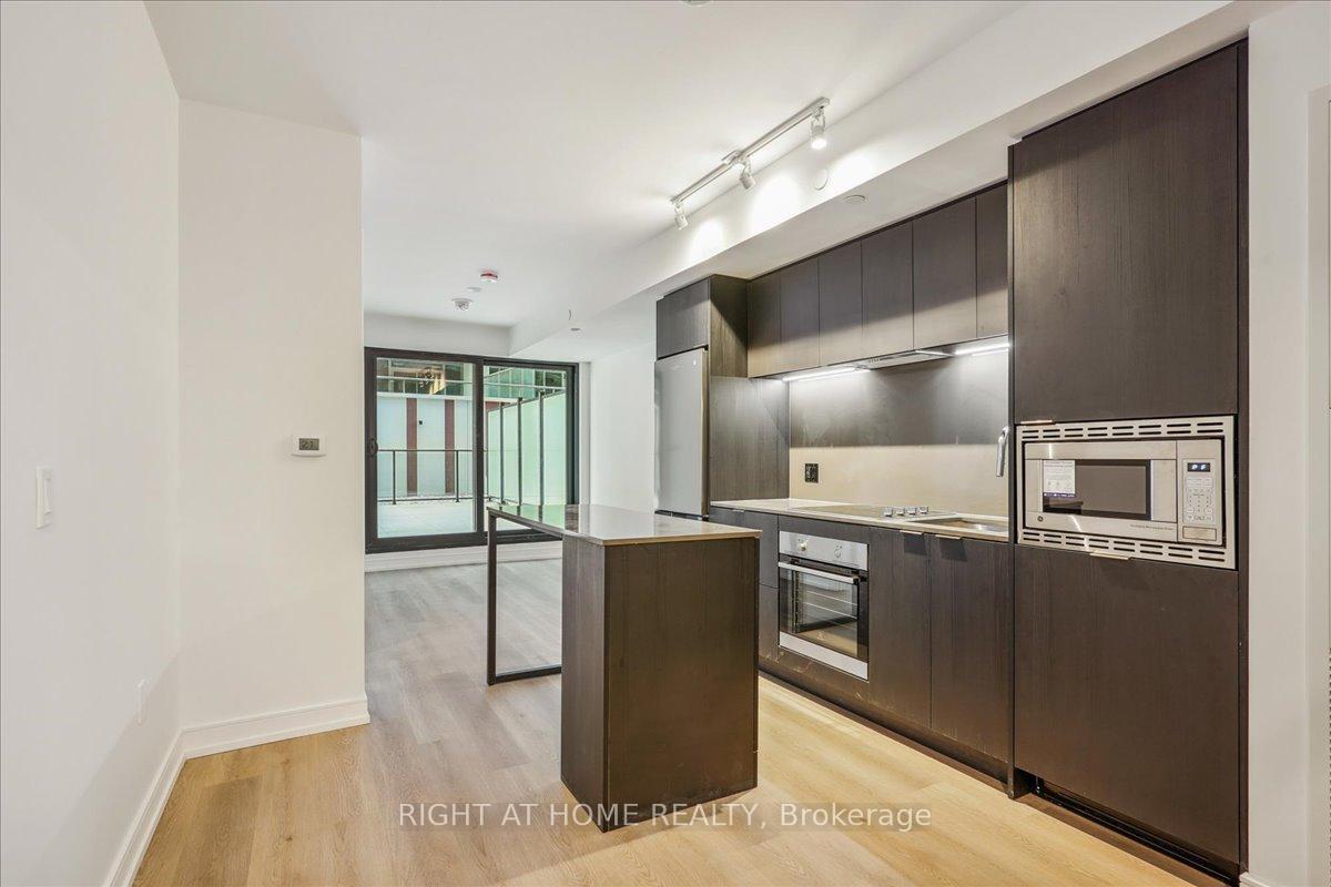 320 - 1 Jarvis Street, Hamilton, ON L8R 3J2