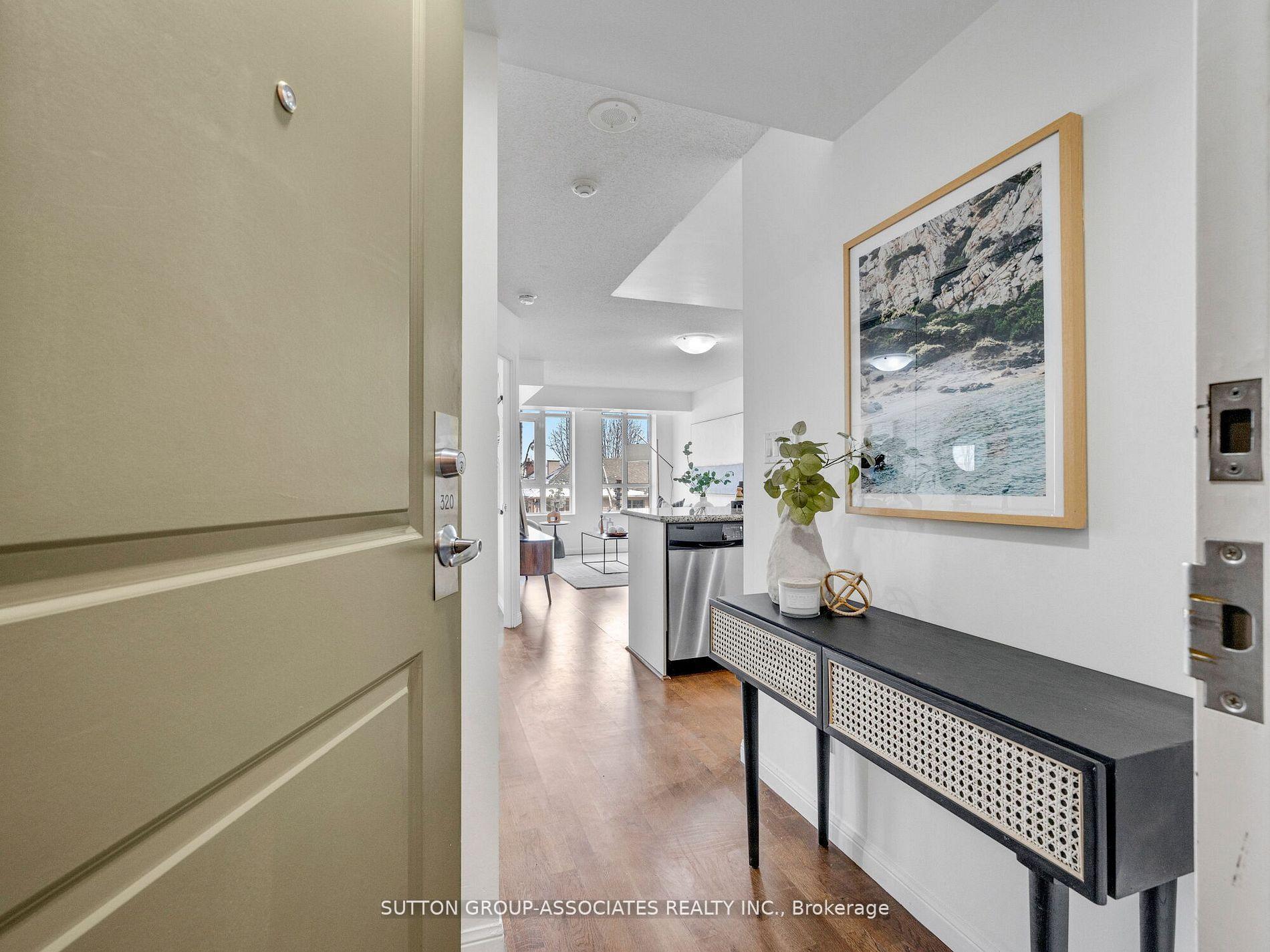 320 - 900 Mount Pleasant Road, Toronto, ON M4P 3J9