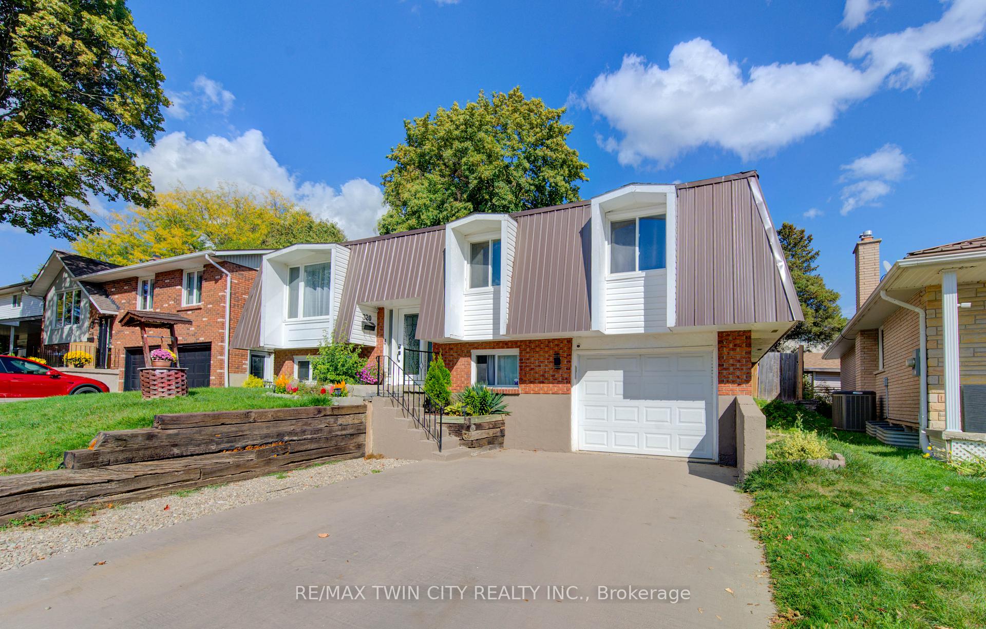 320 Country Hill Drive, Kitchener, ON N2E 2C2