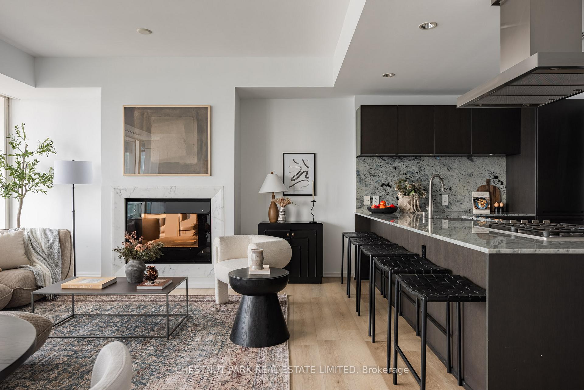 3203 - 180 University Avenue, Toronto, ON M5H 0A2