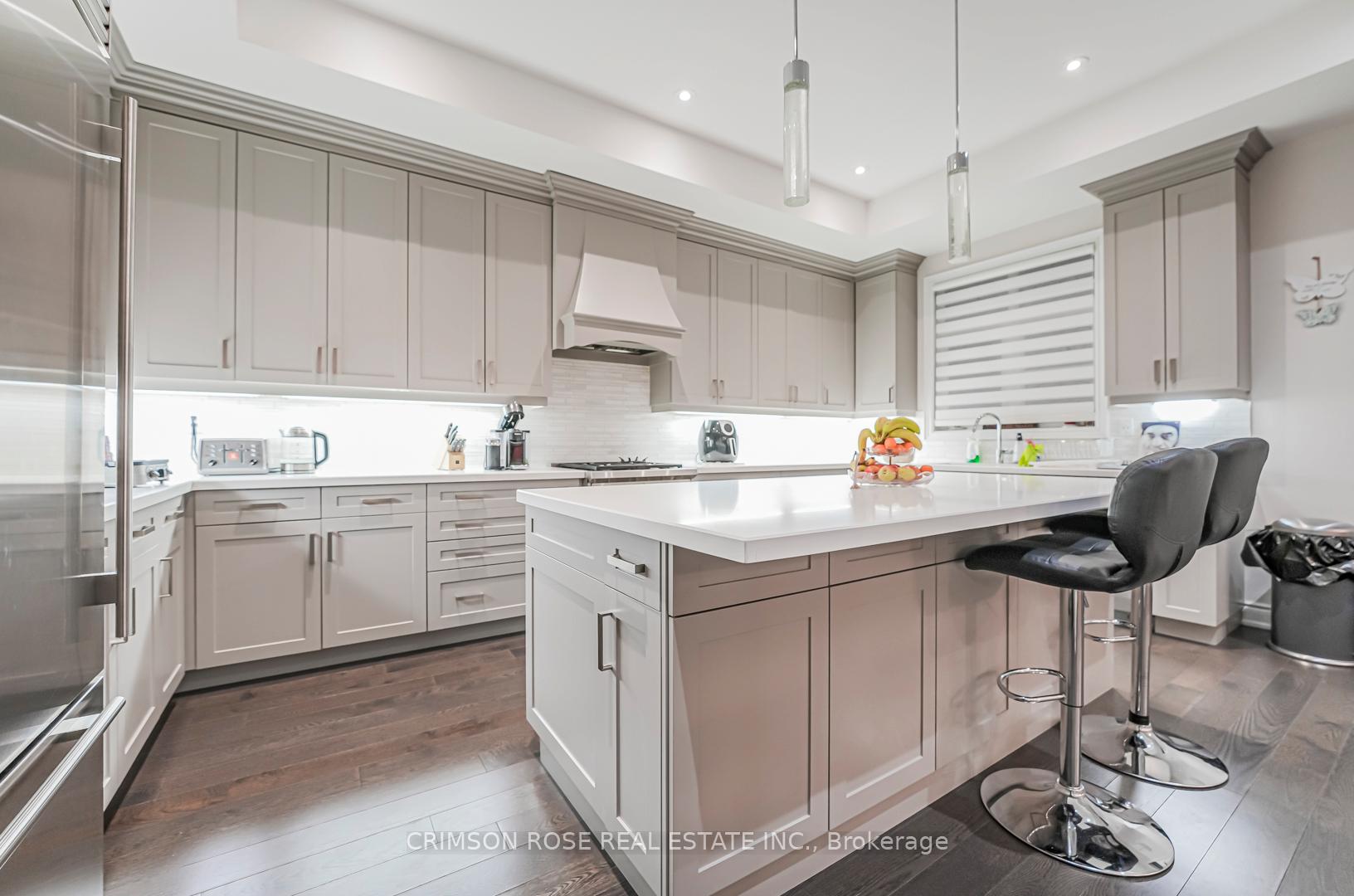 3207 Millicent Avenue, Oakville, ON L6H 7C5