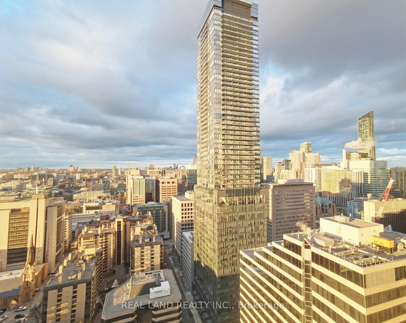 3210 - 238 Simcoe Street, Toronto, ON M5T 0B8