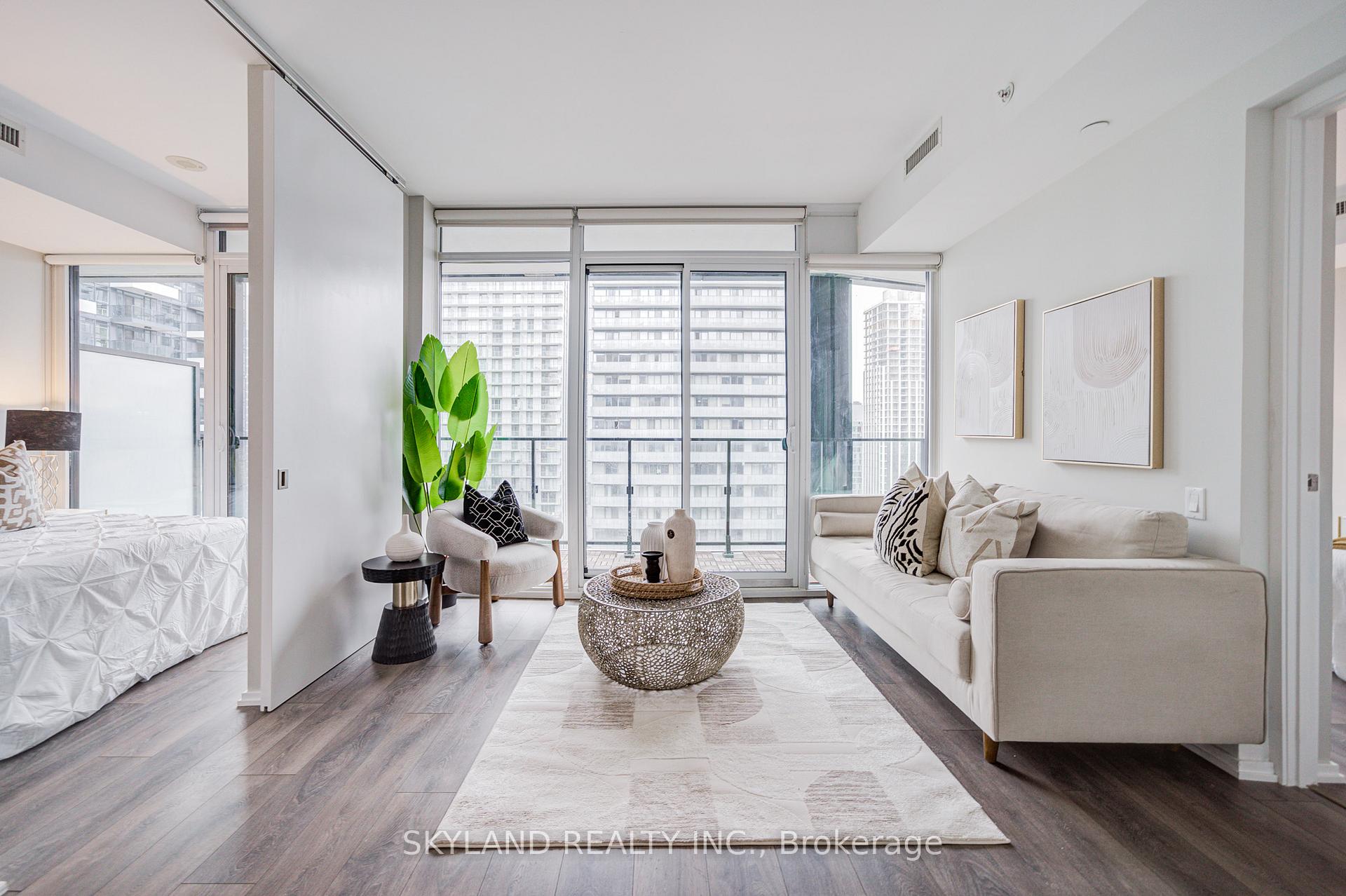 3211 - 125 Peter Street, Toronto, ON M5V 0M2