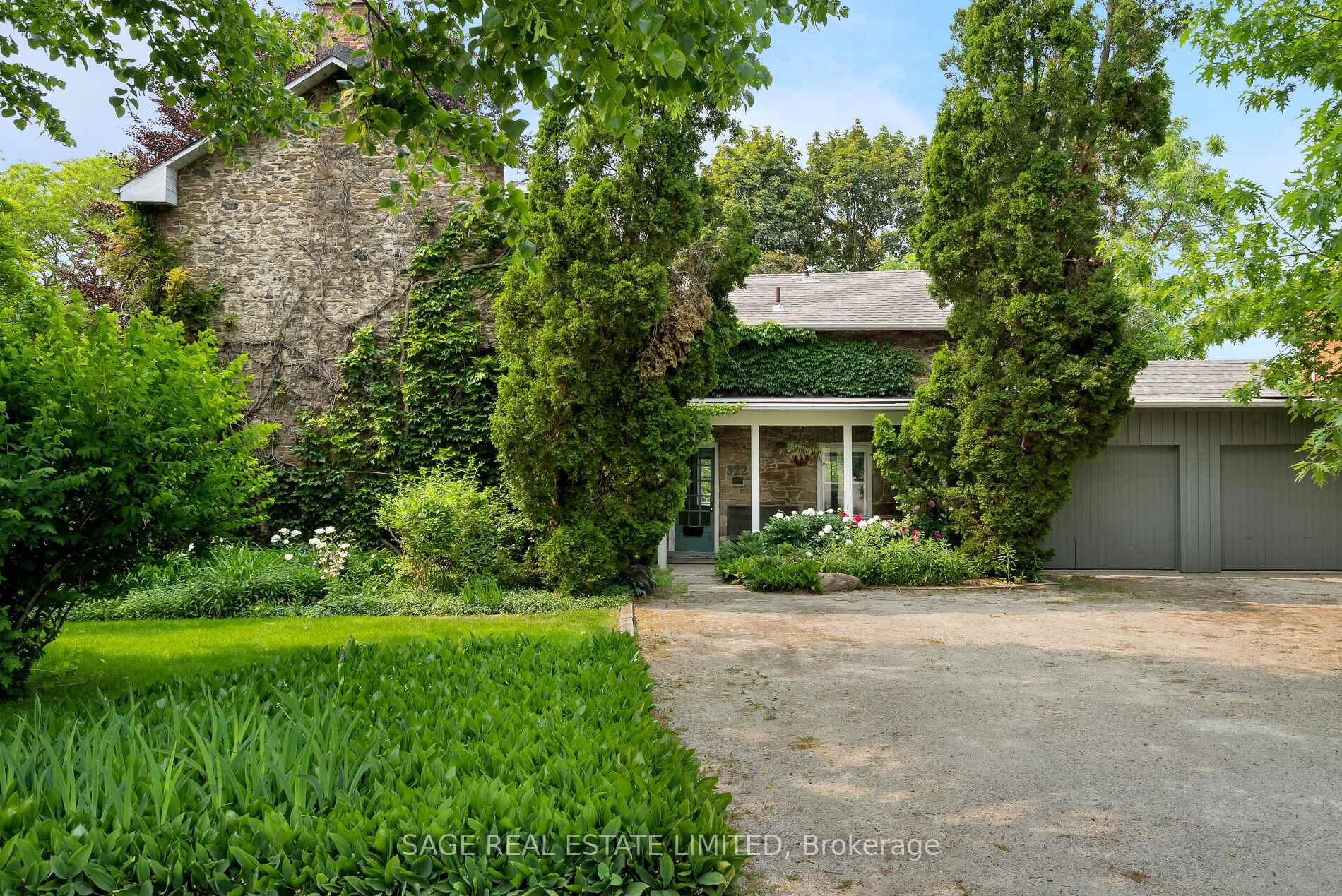 322 La Rose Avenue, Toronto, ON M9P 1B9