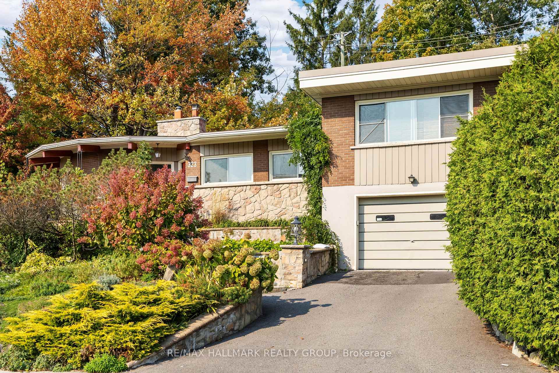 323 Perrier Avenue, Vanier and Kingsview Park, ON K1L 5C5