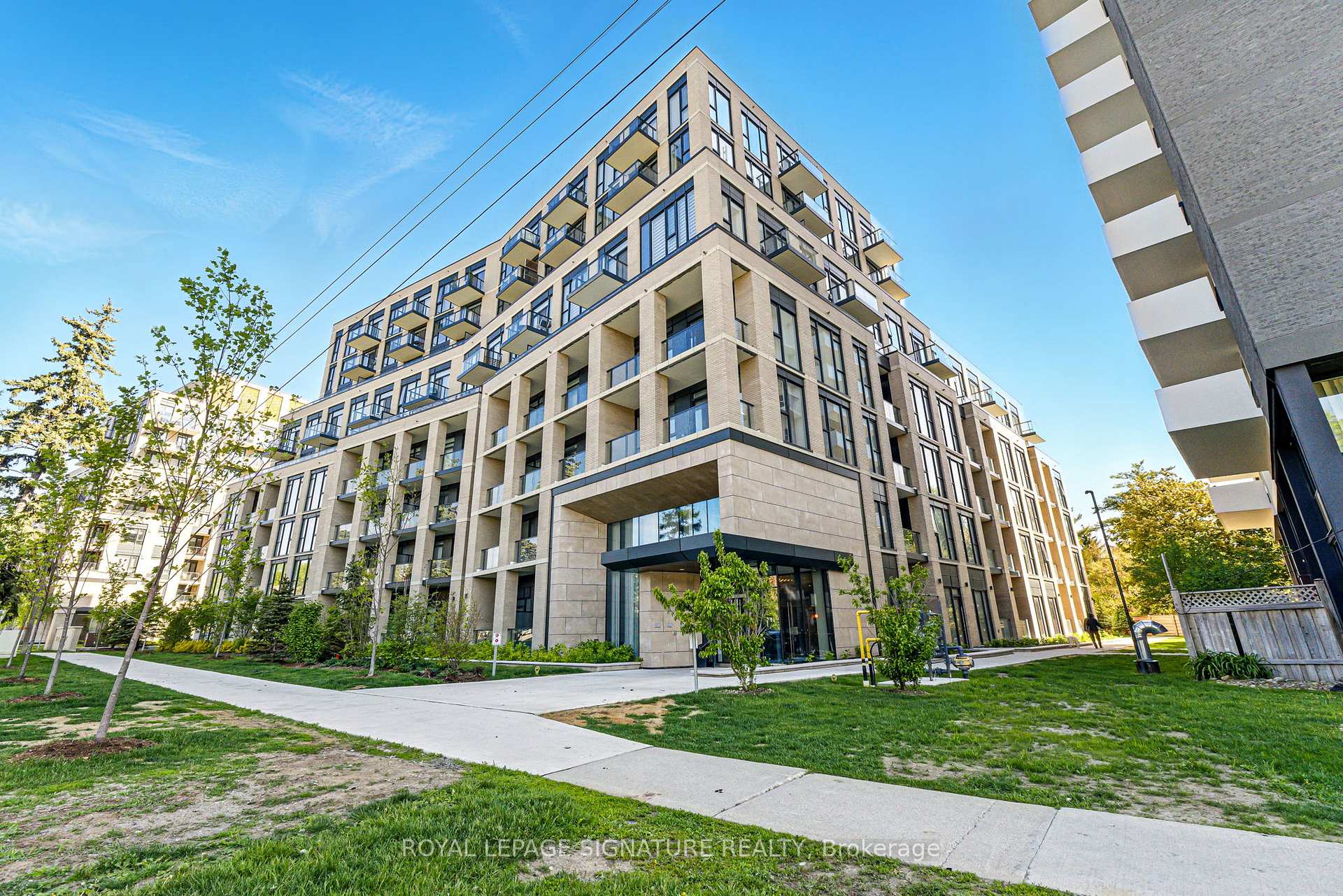 324 - 293 The Kingsway, Toronto, ON M9A 0E8