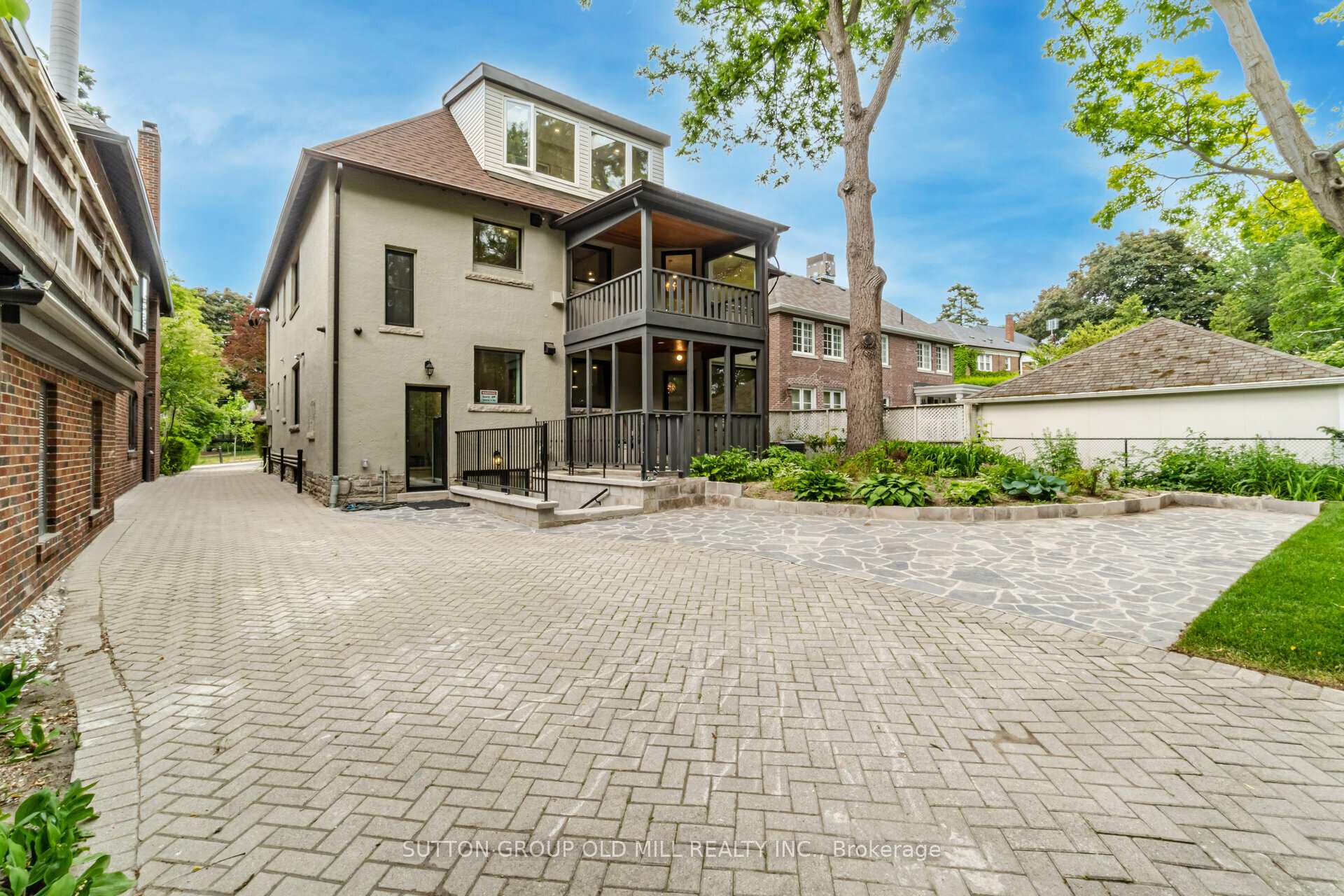 324 Riverside Drive, Toronto, ON M6S 4B2