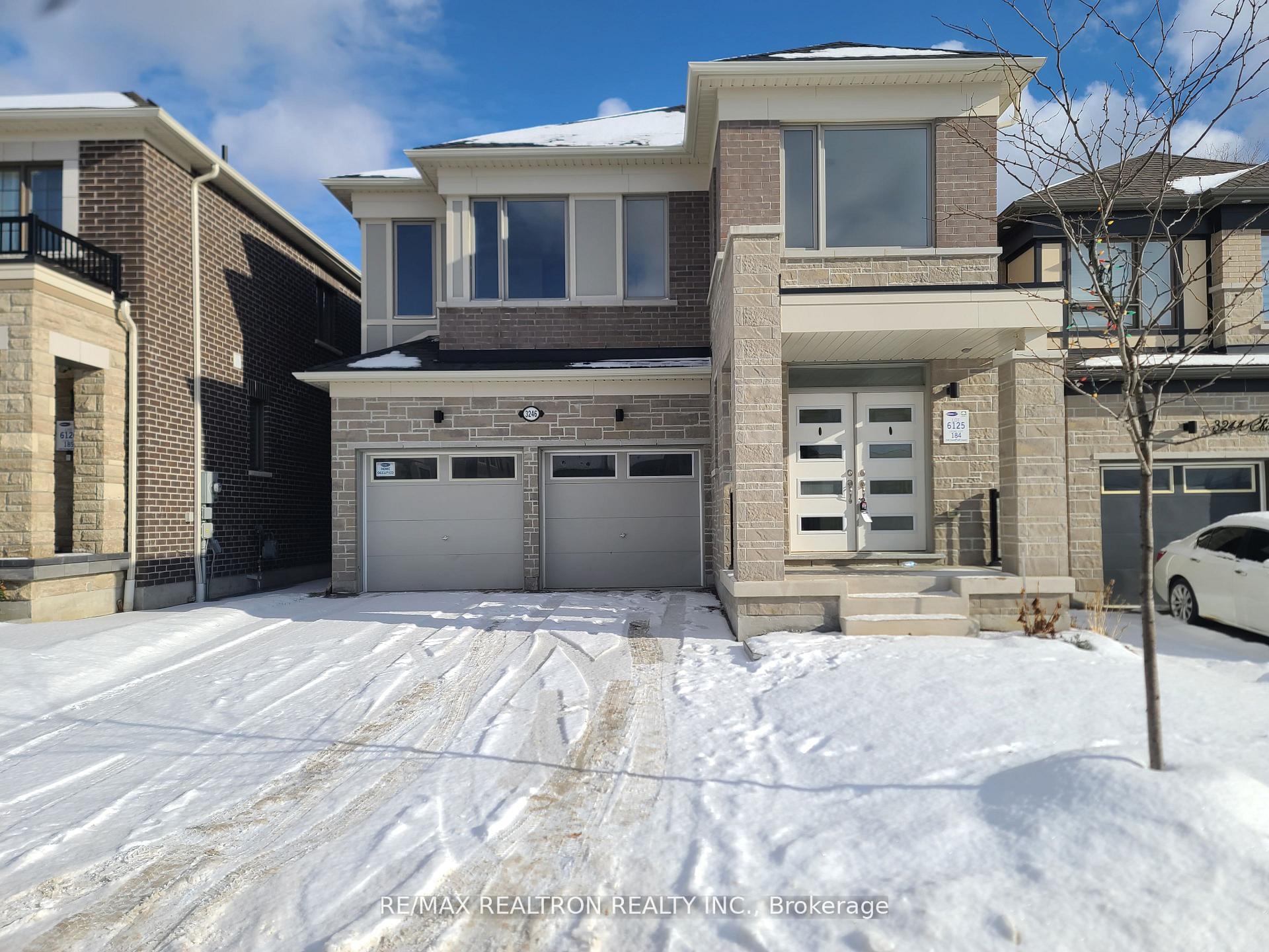 3246 Chimney Swift Crescent, Pickering, ON L1X 0N3