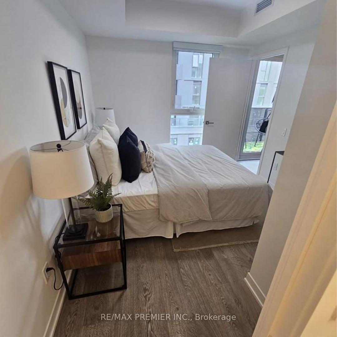 325 - 500 Wilson Avenue, Toronto, ON M3H 0E5