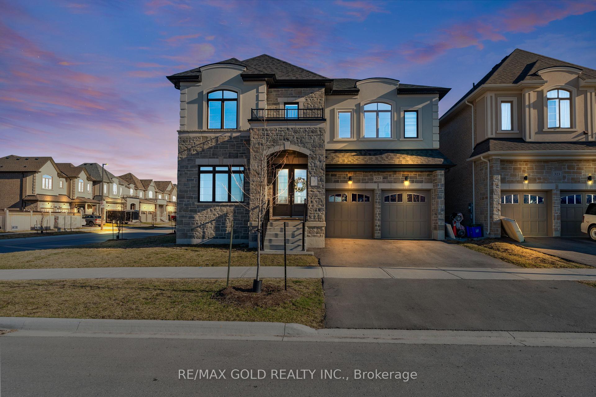 325 Danny Wheeler Boulevard, Georgina, ON L4P 0K1