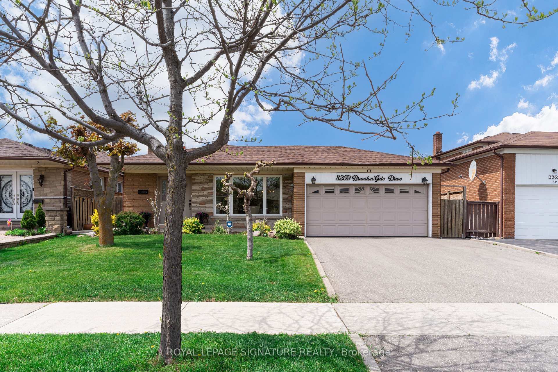 3259 Brandon Gate Drive, Mississauga, ON L4T 2G3