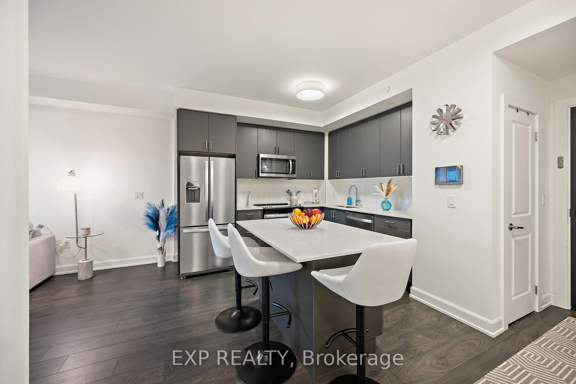 327 - 3200 William Coltson Avenue, Oakville, ON L6H 7B9