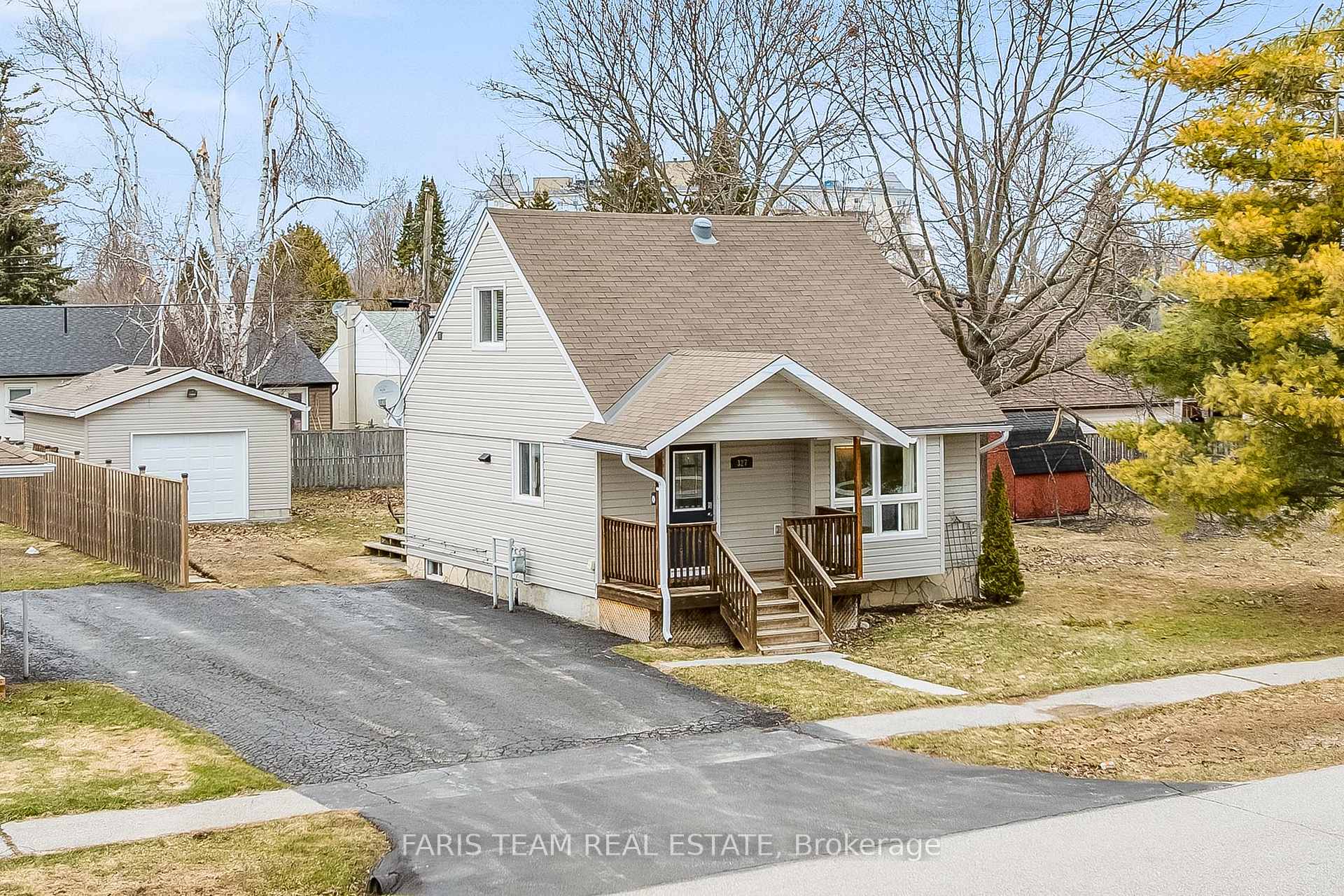 327 Hilda Street, Orillia, ON L3V 1J3