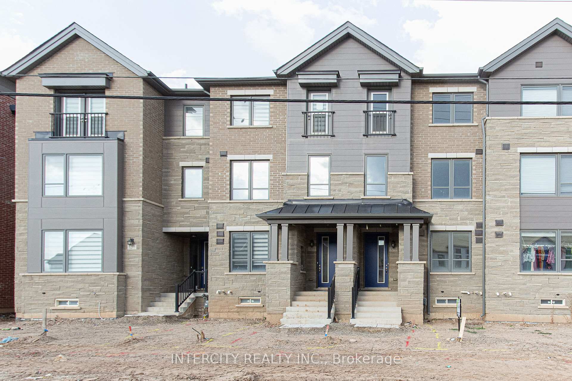 3273 Sixth Line, Oakville, ON L6H 0Z8
