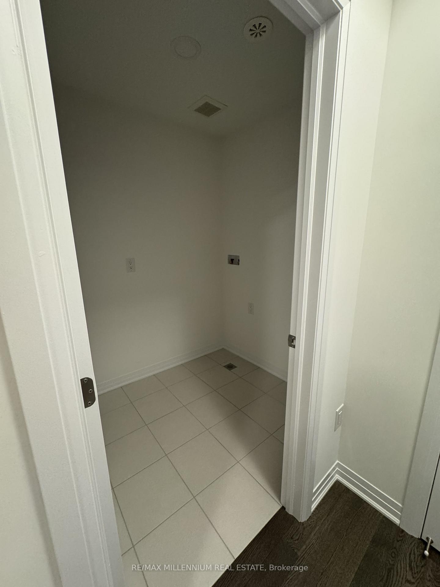 3278 Crystal Drive, Oakville, ON L6M 4K1