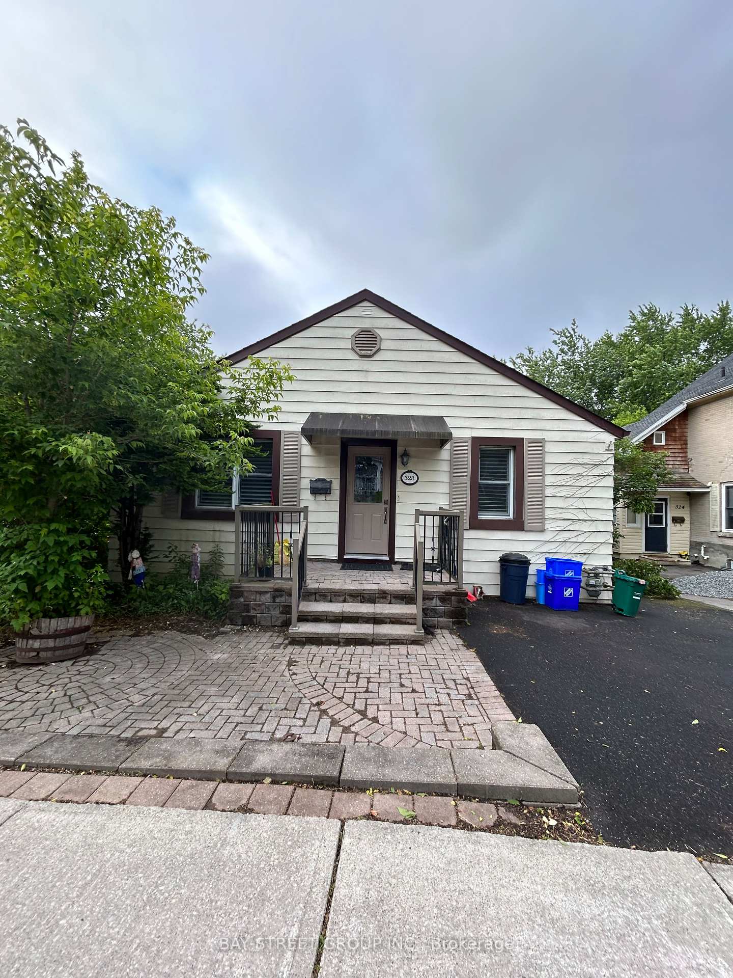 328 Andrew Street, Newmarket, ON L3Y 1H3