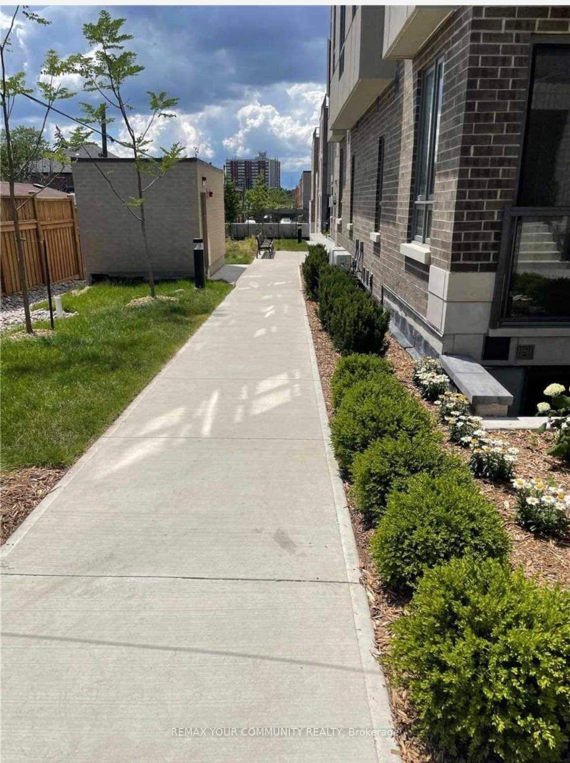 33 - 717 Lawrence Avenue W, Toronto, ON M6A 0C6