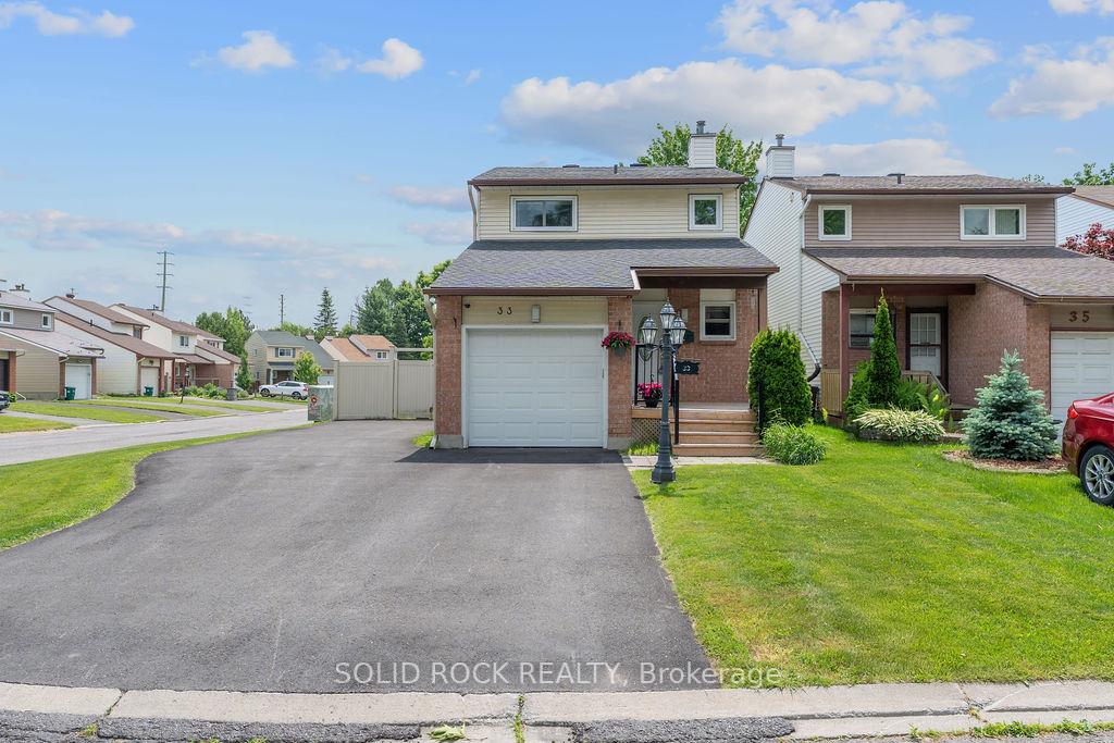 33 Benlark Road, Barrhaven, ON K2J 2L5
