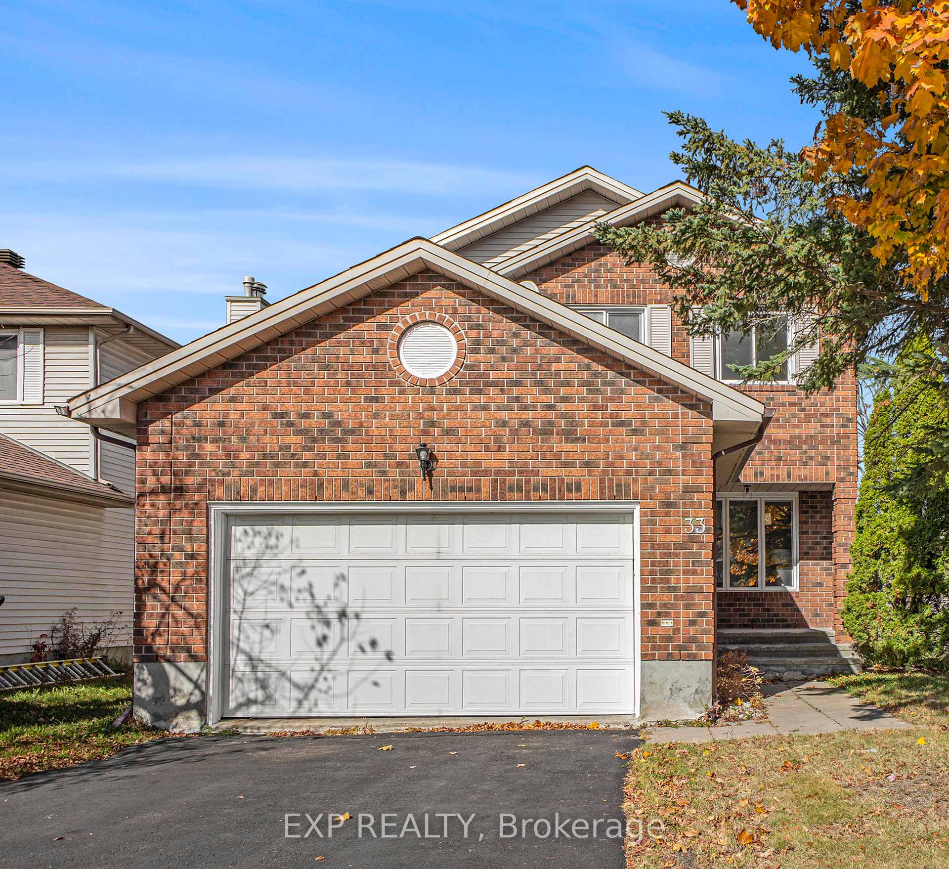 33 Bridle Park Drive, Kanata, ON K2M 2E2