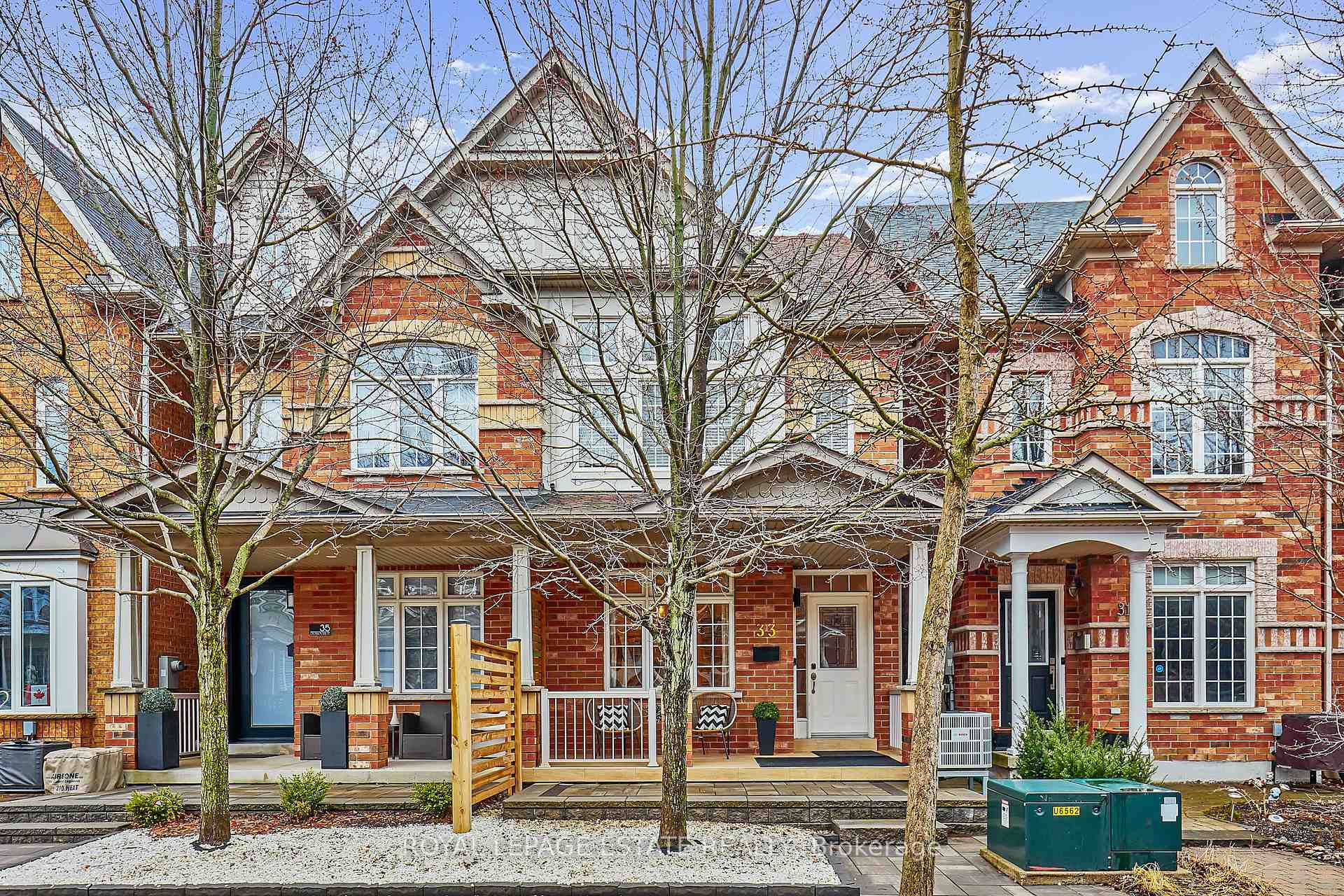 33 Crossovers Street, Toronto, ON M4E 3X2