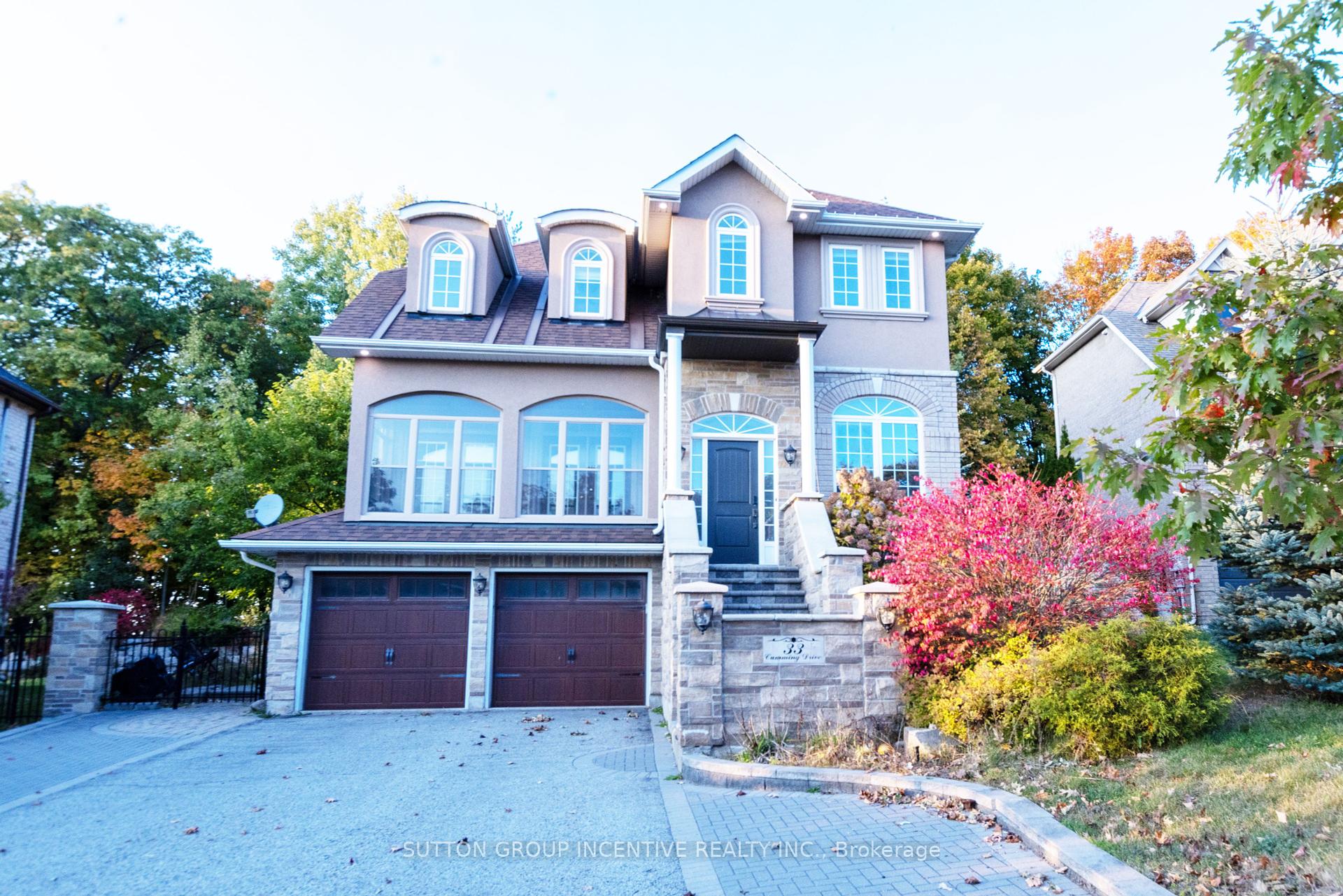 33 Cumming Drive, Barrie, ON L4N 0C5