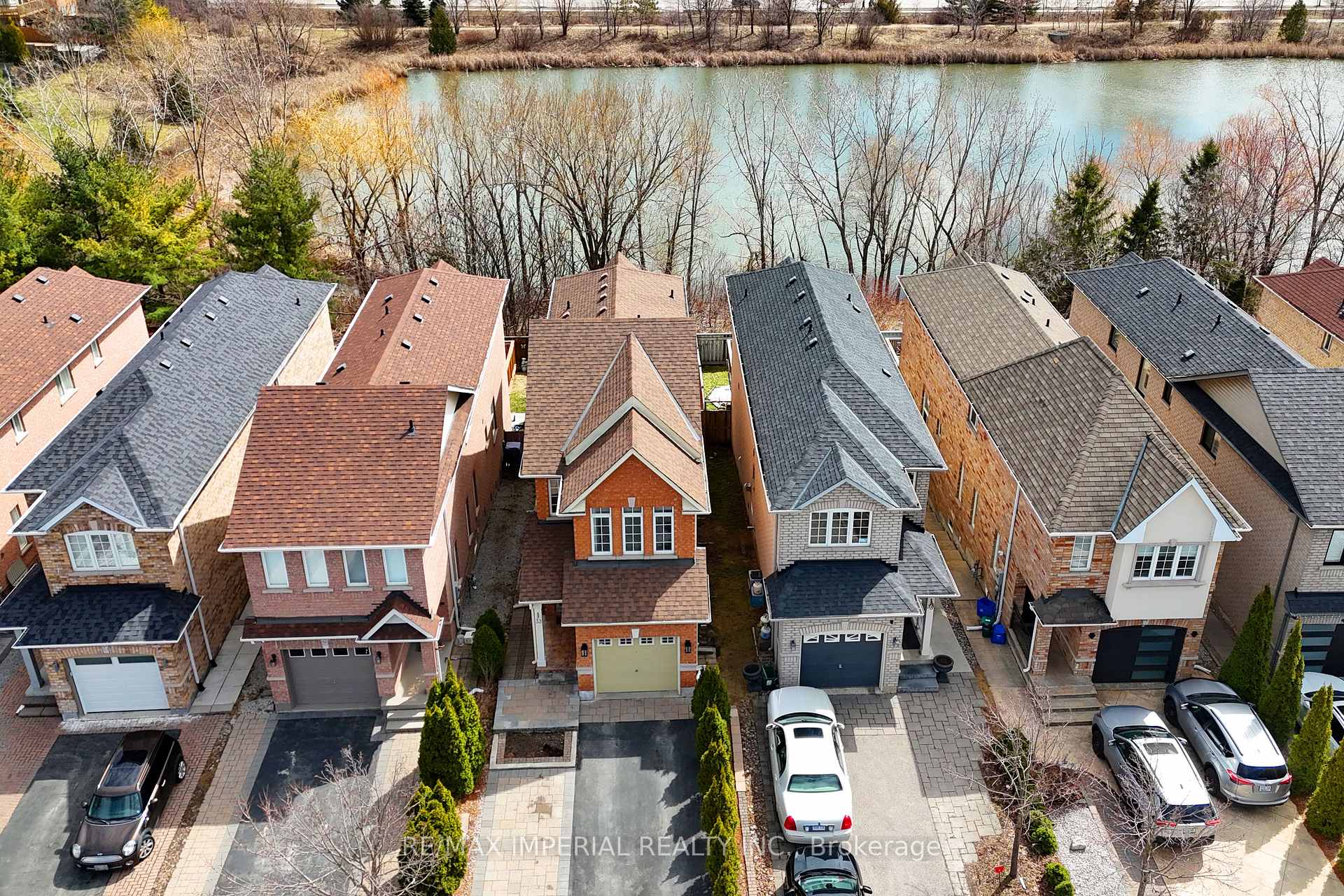 33 Del Francesco Way, Vaughan, ON L6A 3K8